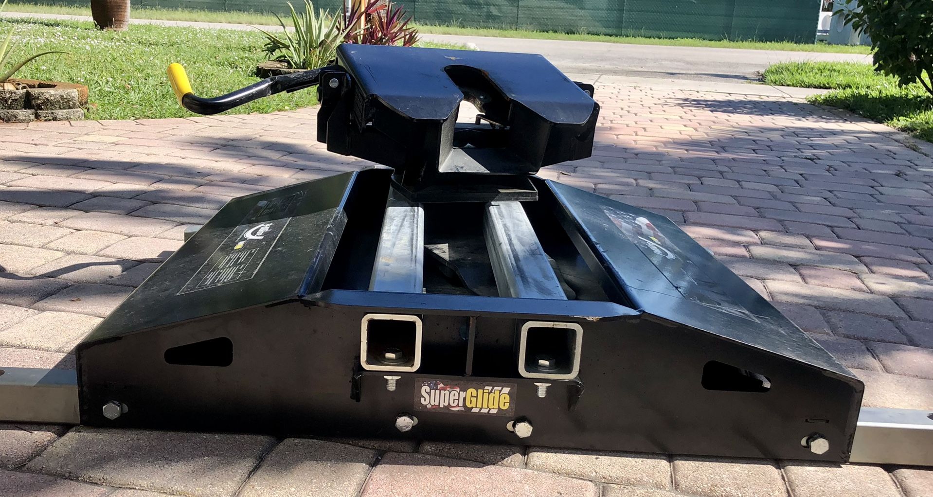 Fifth Wheel For Shorter Truck Bed for Sale in Fort Lauderdale, FL - OfferUp