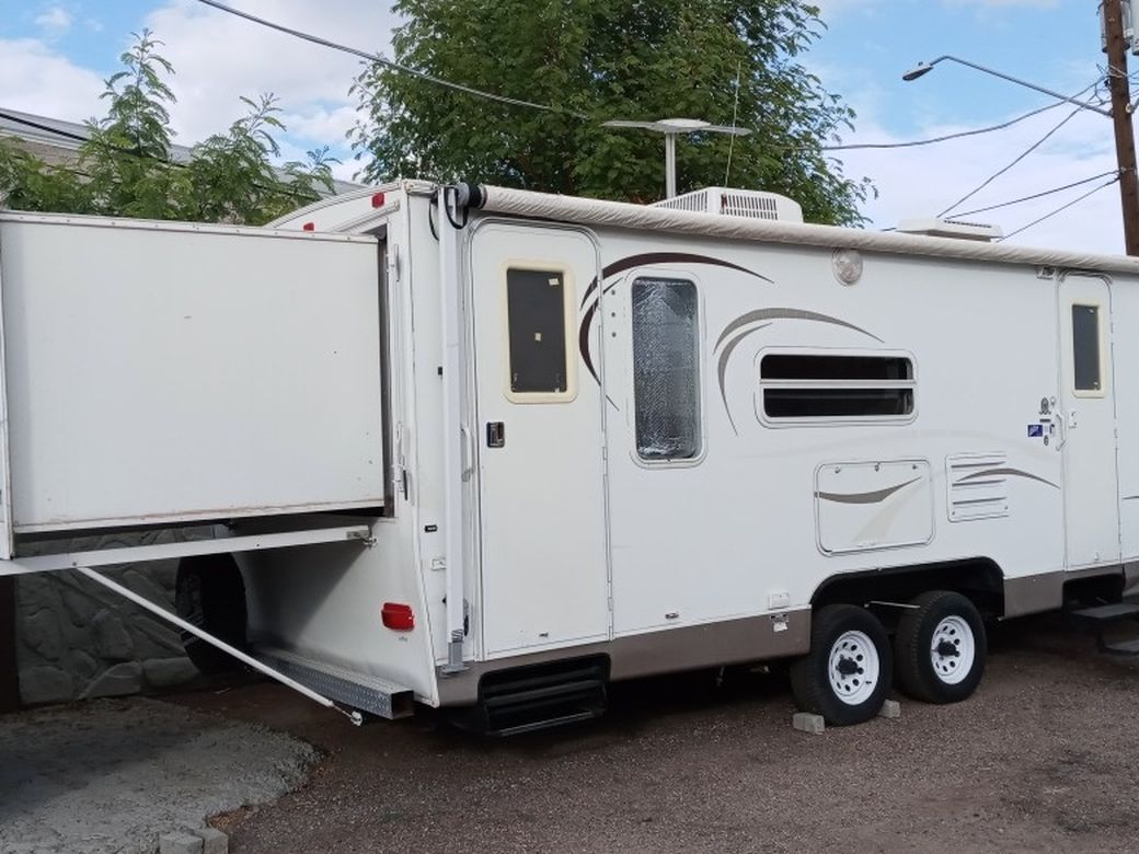08 Traila Para Campar O Vivir for Sale in Phoenix, AZ - OfferUp