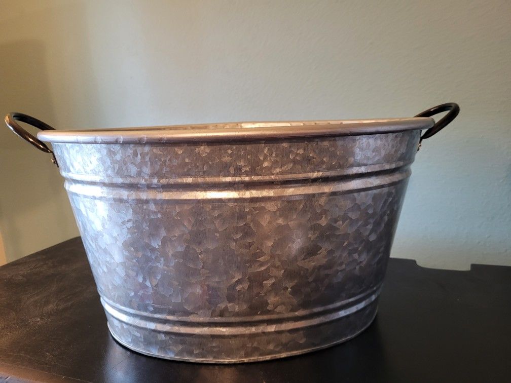 Large Galvanized Bucket for Sale in Lake Stevens, WA - OfferUp