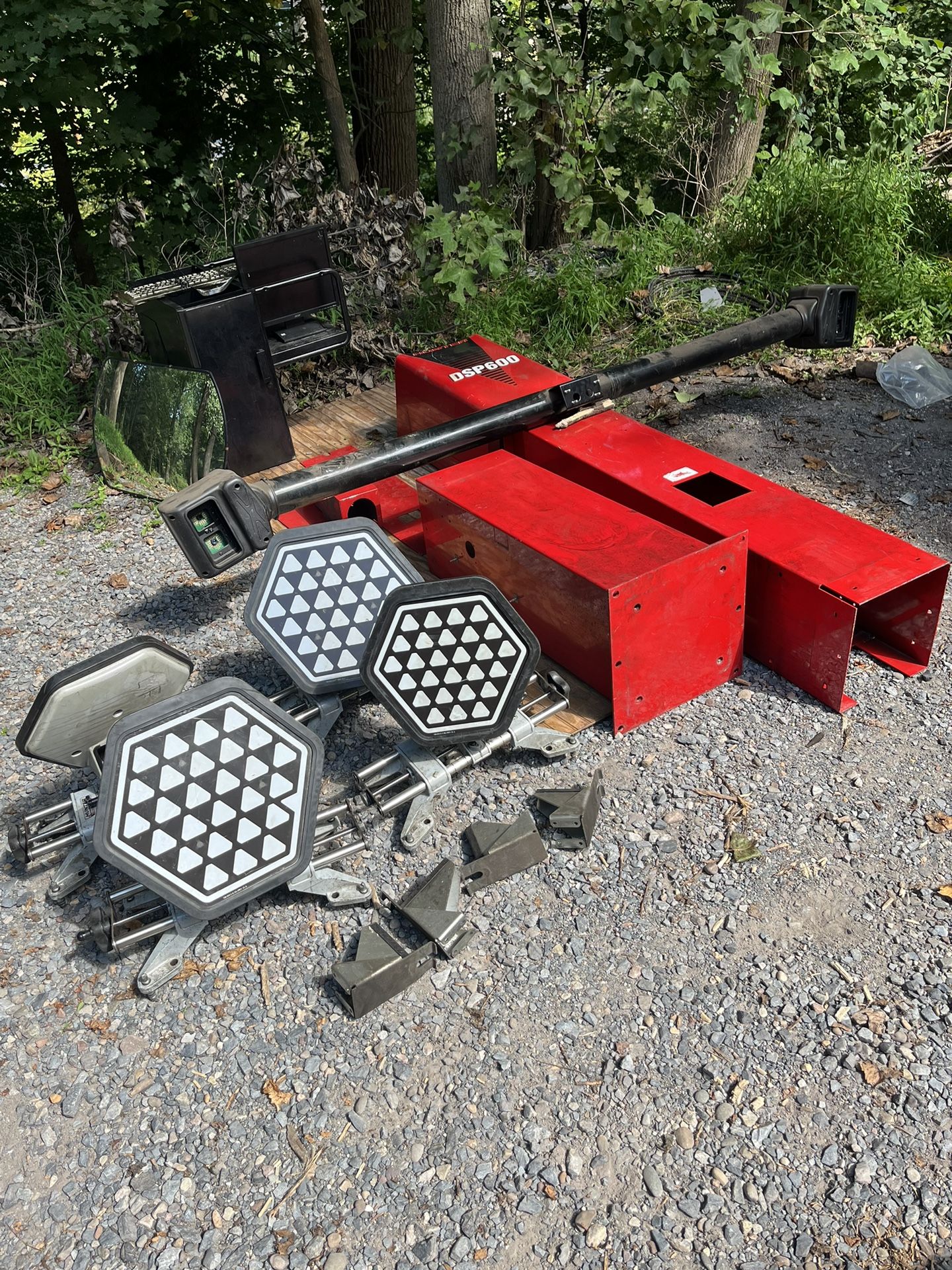 Hunter DSP 600 Tire Alignment Machine for Sale in Frenchtown, NJ - OfferUp