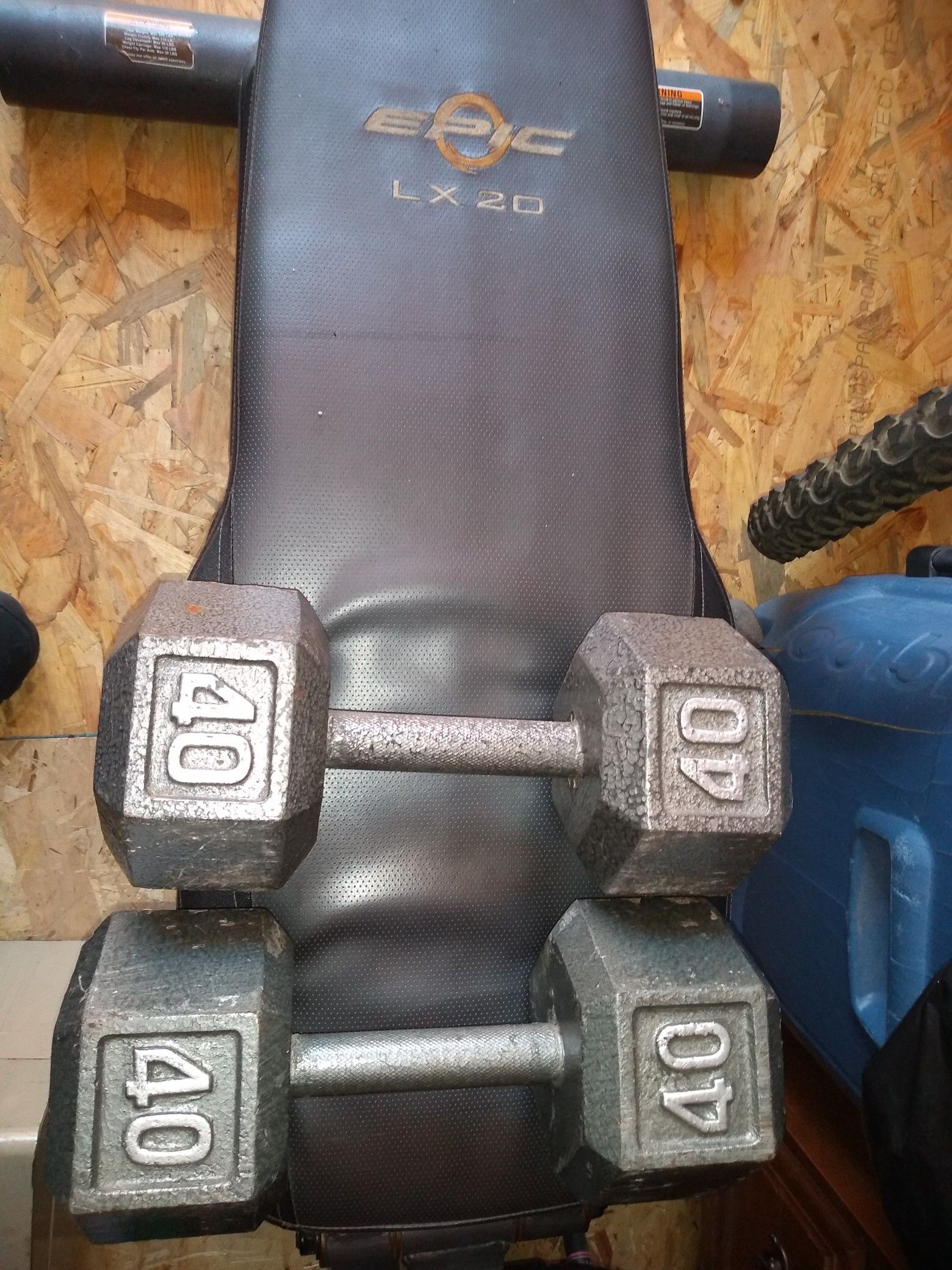 Epic LX20 weight bench and two 40 lbs dumbell! $120 OBO for Sale in ...