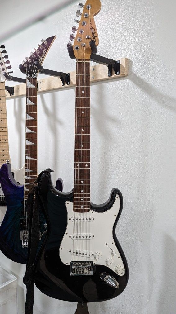 Squier SE Strat - Comfy Neck, Full thickness body, MIM pickups ...