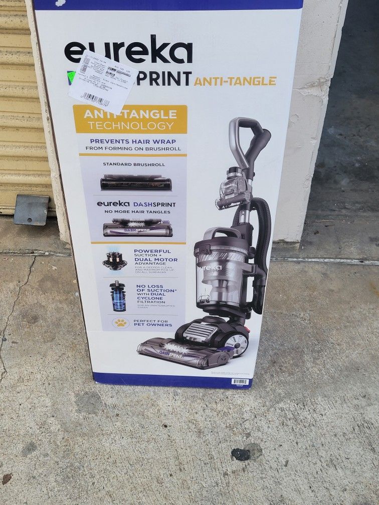 EUREKA DASHSPRINT ANTI TANGLE VACUUM CLEANER for Sale in Chula Vista ...