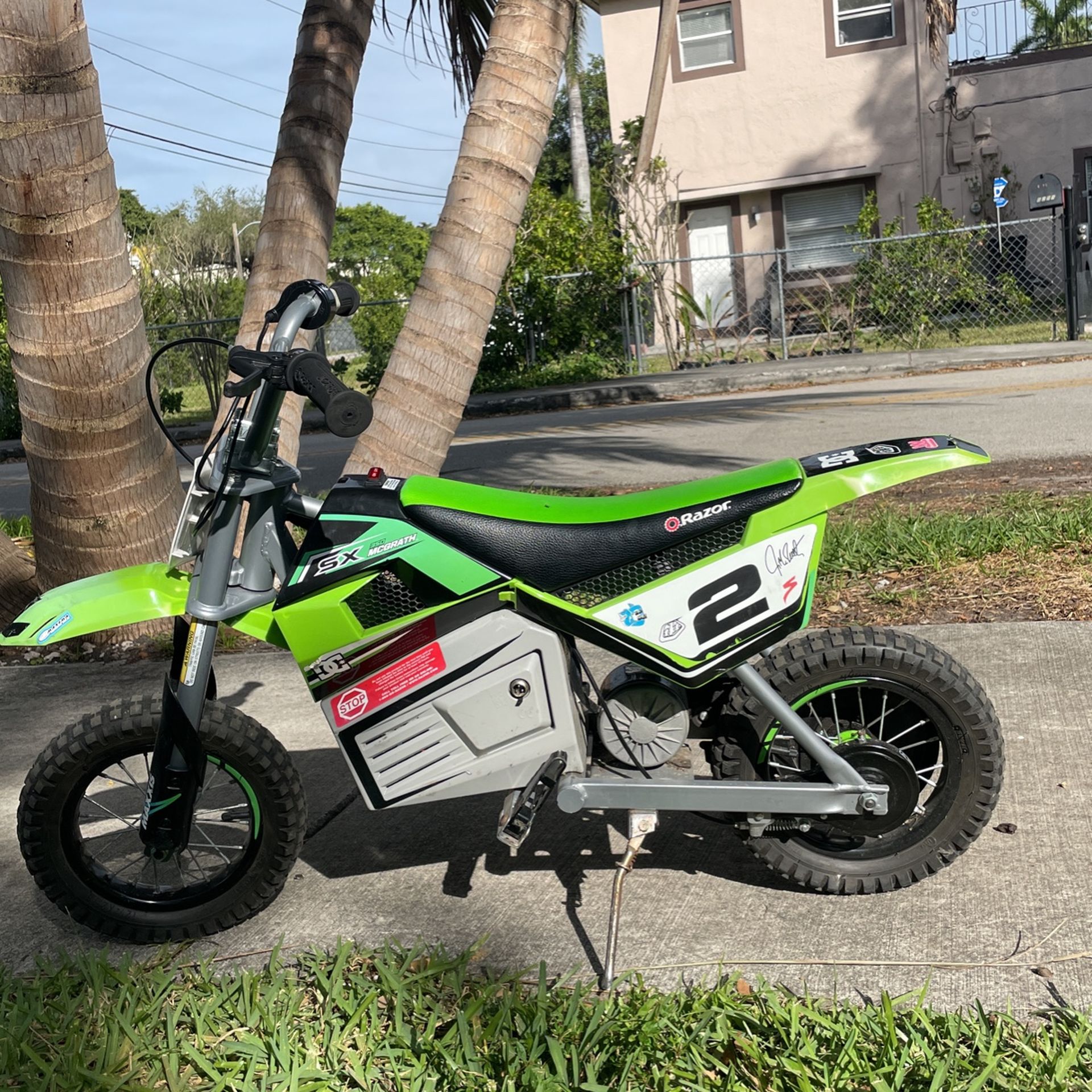Razor Electric Dirt Bike for Sale in Miami, FL - OfferUp
