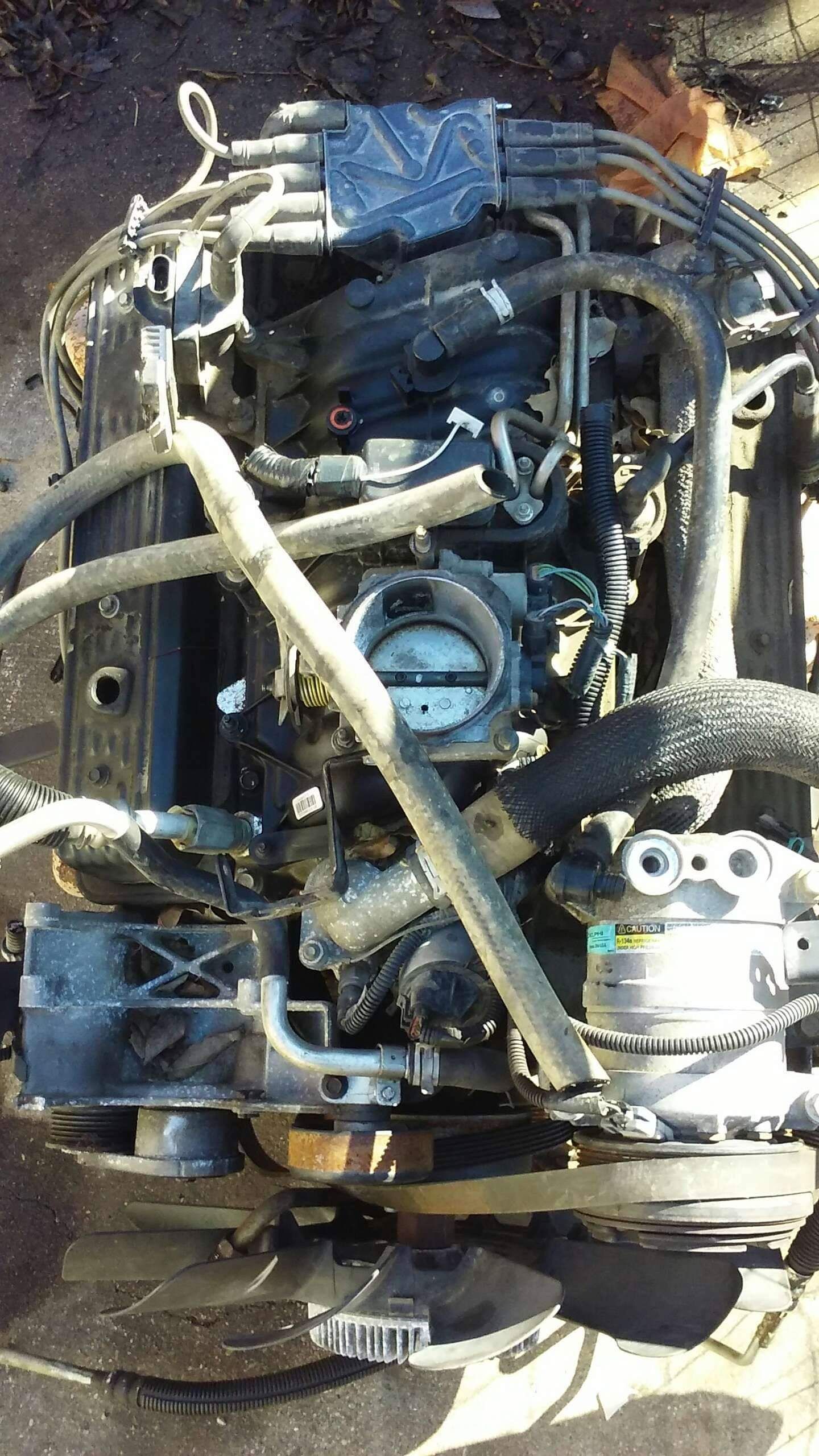99' Chevy 350 Vortec 5.7L engine for Sale in San Antonio, TX - OfferUp