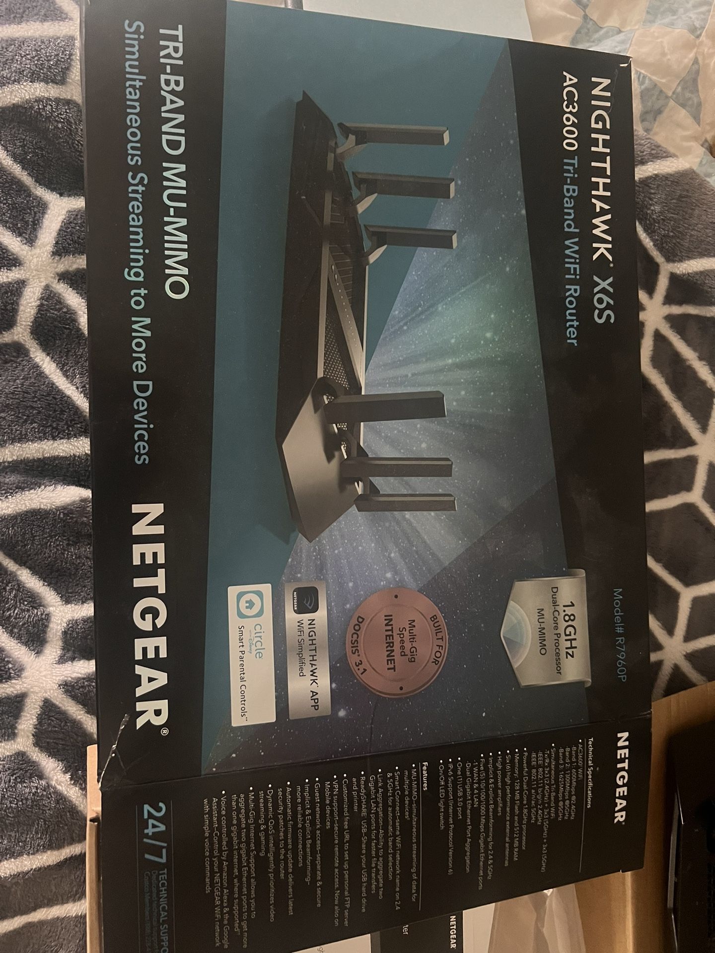 NIGHTHAWK X6S Tri- BAND WIFI ROUTER AC3600 for Sale in Chino, CA - OfferUp