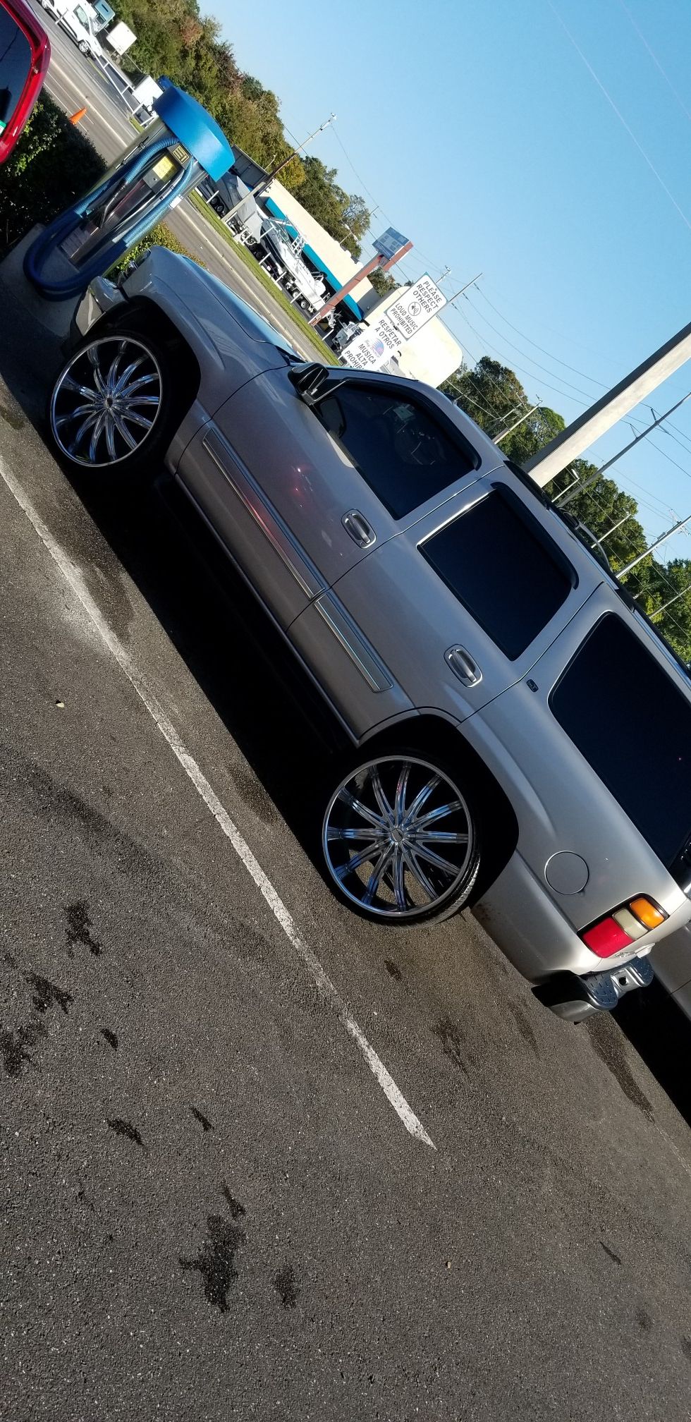 28 Inch Rims 6 Lug Universal for Sale in Tampa, FL - OfferUp