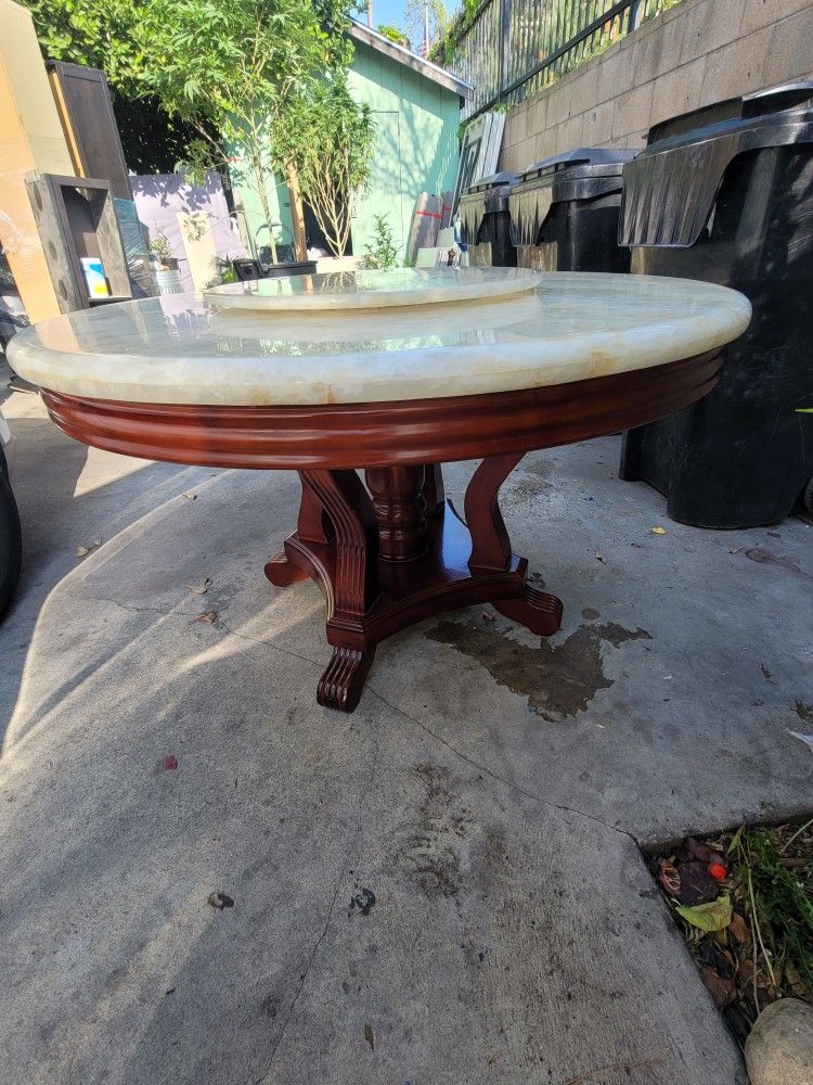 Beautifull Table Marmol for Sale in Bell Gardens, CA - OfferUp
