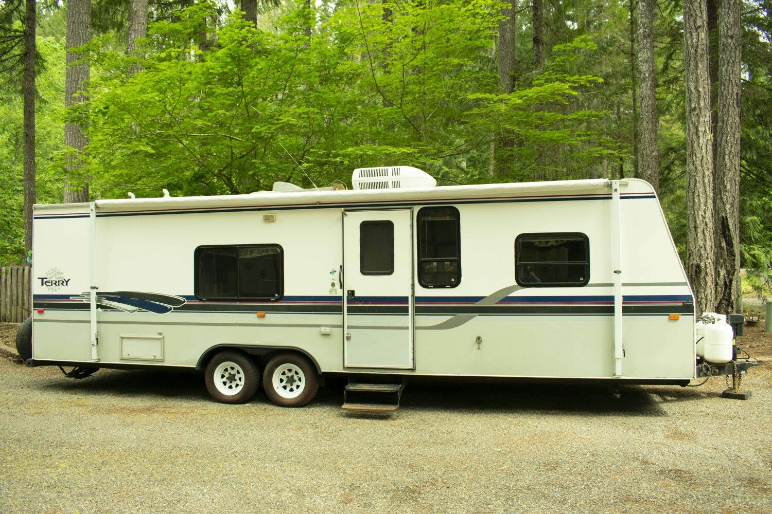 1997 terry 27 foot RV bunk house for Sale in Hoodsport, WA - OfferUp