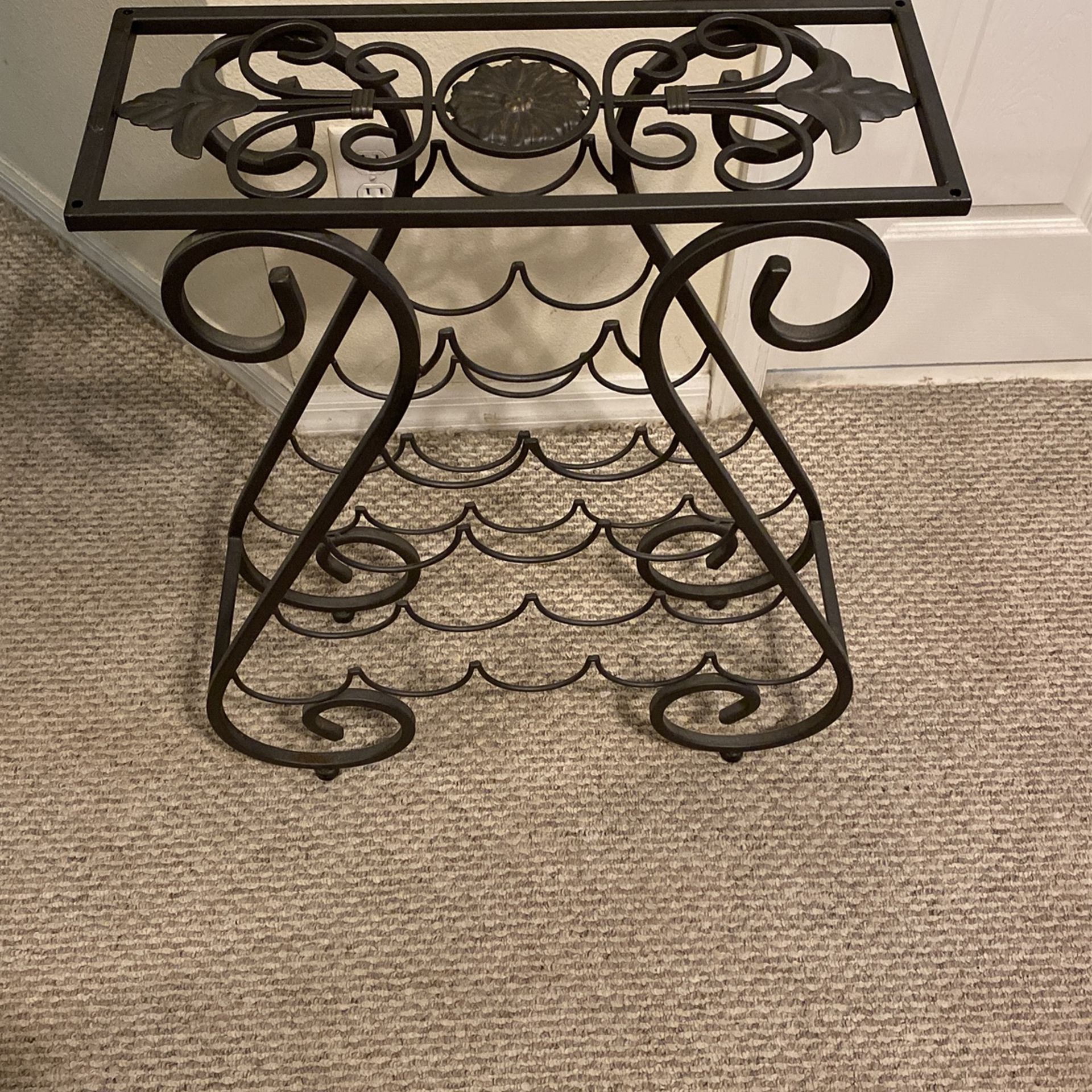 3 & 1/2 Foot Table for Sale in Orlando, FL - OfferUp
