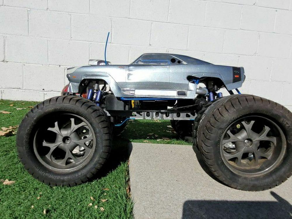 Team Associated MGT monster Truck Nitro Rc for Sale in Los Angeles, CA ...