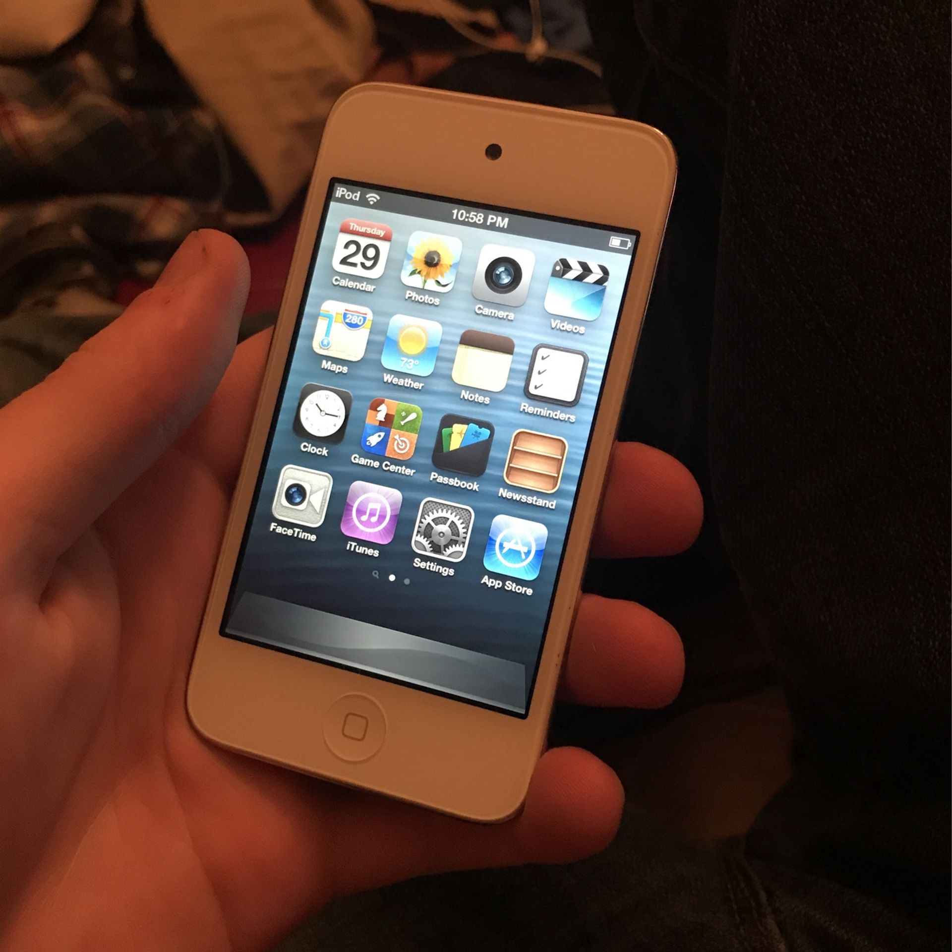 Ipod Touch Fourth Gen for Sale in Camas, WA - OfferUp