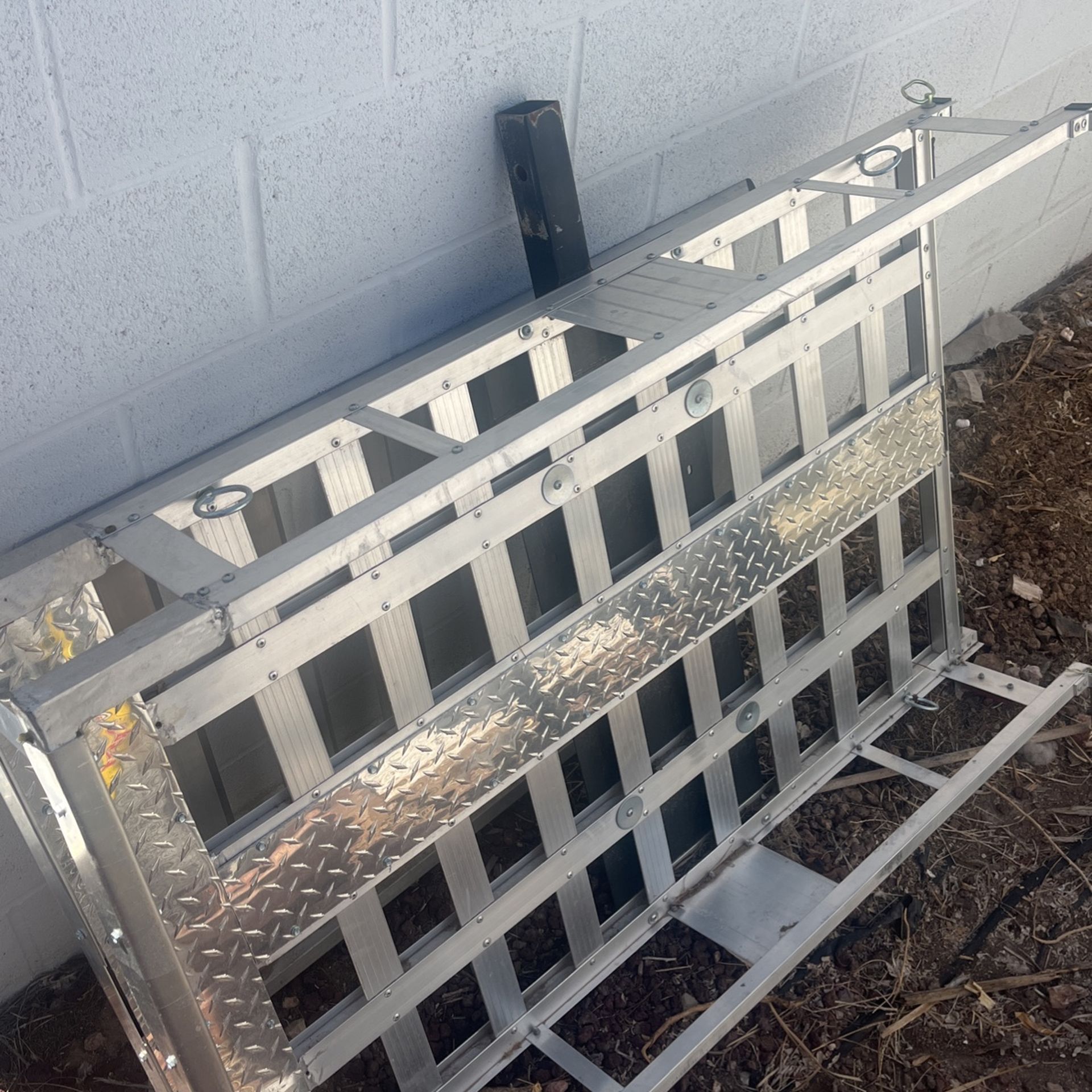 Tow Hitch Storage Rack With Ramp for Sale in North Las Vegas, NV - OfferUp