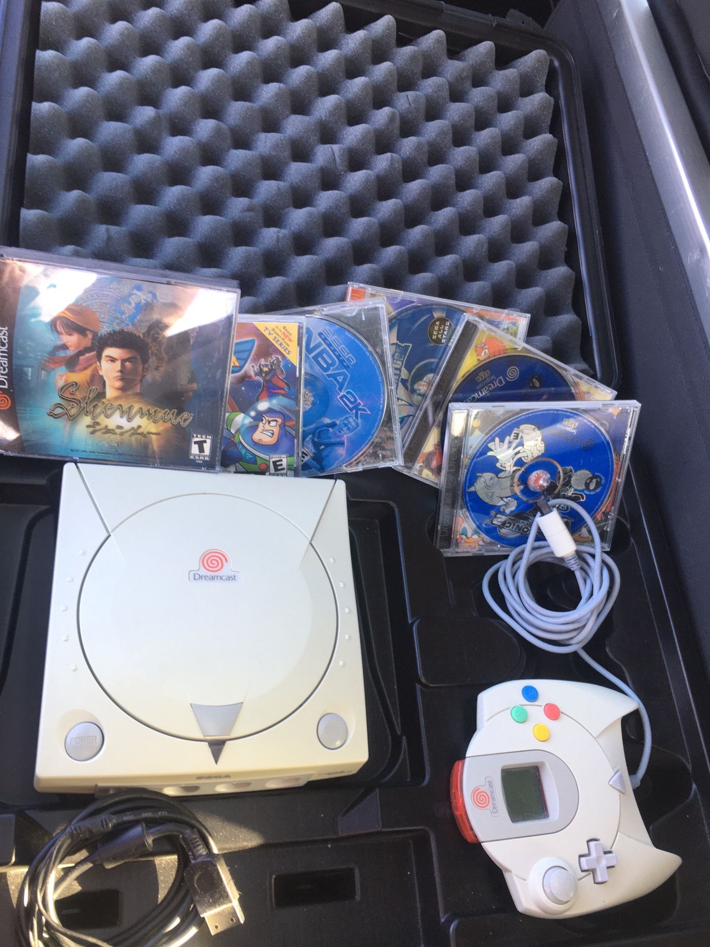 Sega Dreamcast + 6 Games + Case for Sale in Portland, OR - OfferUp