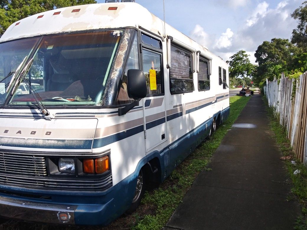 Running Motorhome 1989 Winnebago Chieftain 36' MUST Sell 37,500 miles ...