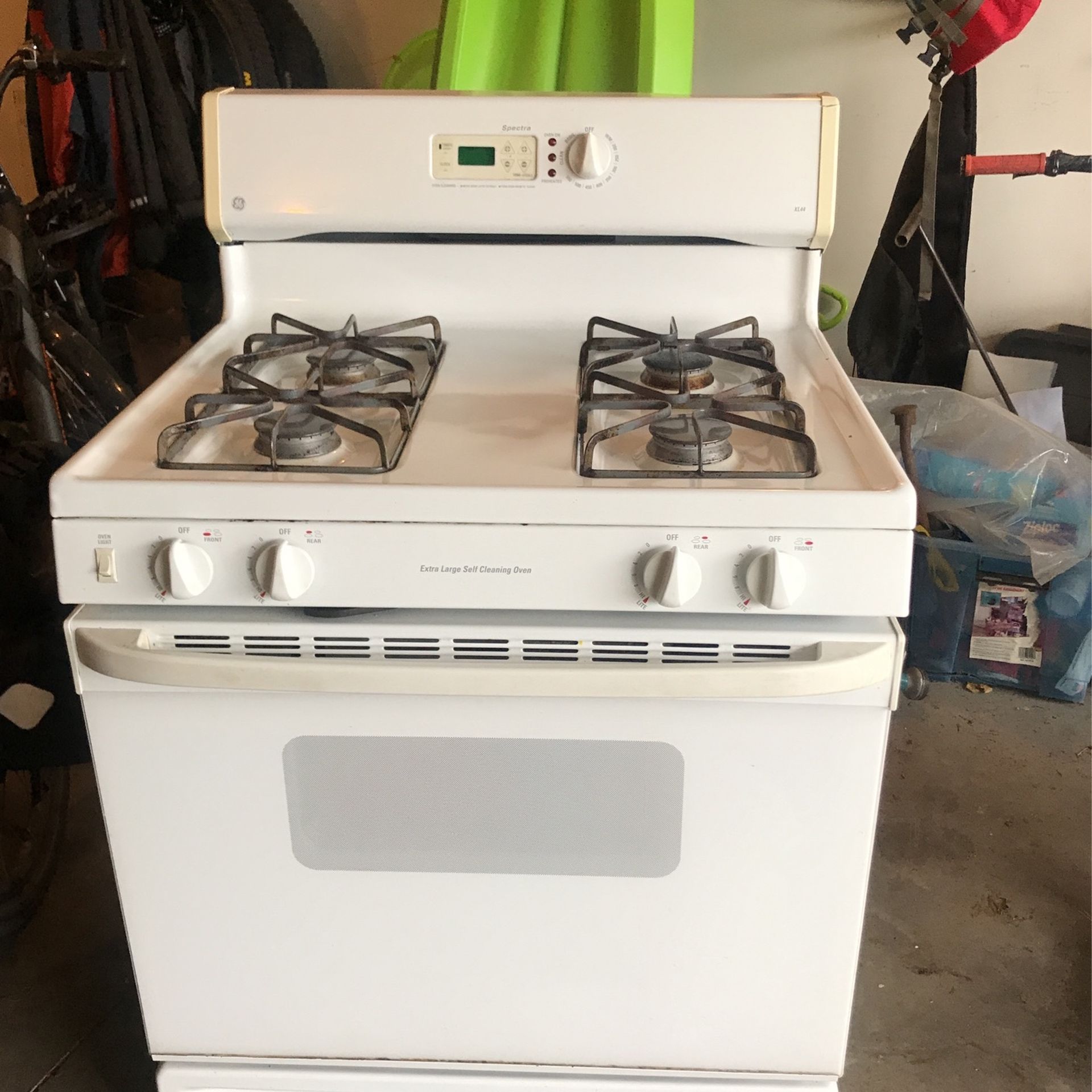 GE Spectra Gas Stove Oven (30” Width) for Sale in Bellingham, WA - OfferUp