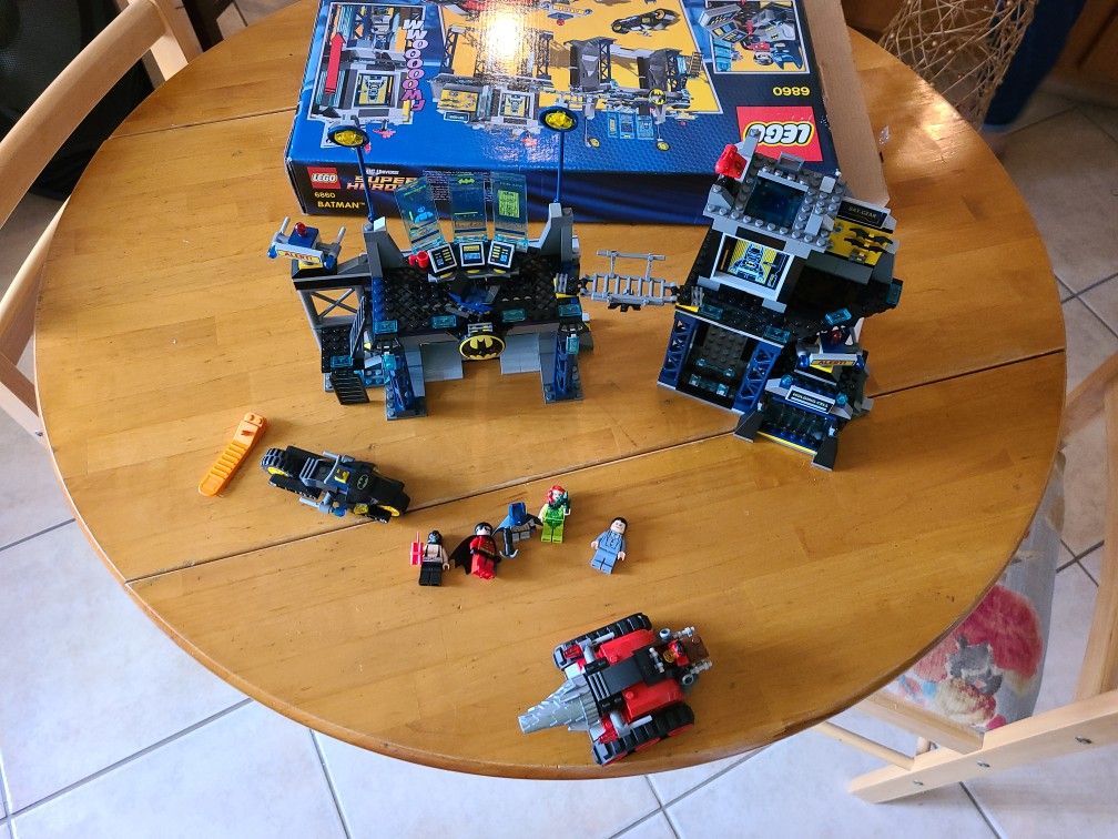Lego Batcave Set