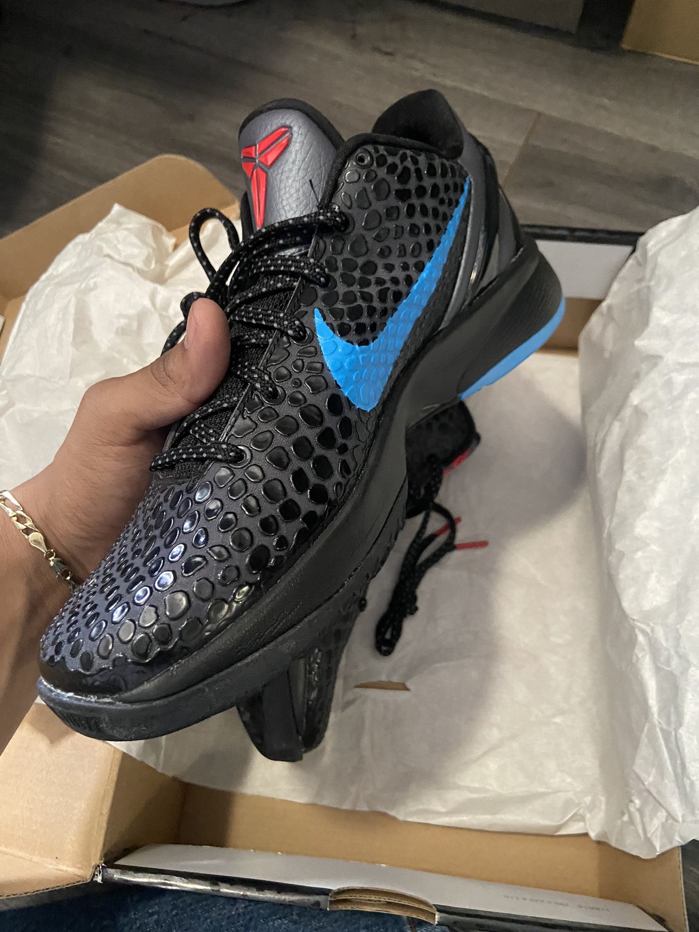 Kobe 6 Dark Knight - www.eharrisgallery.com