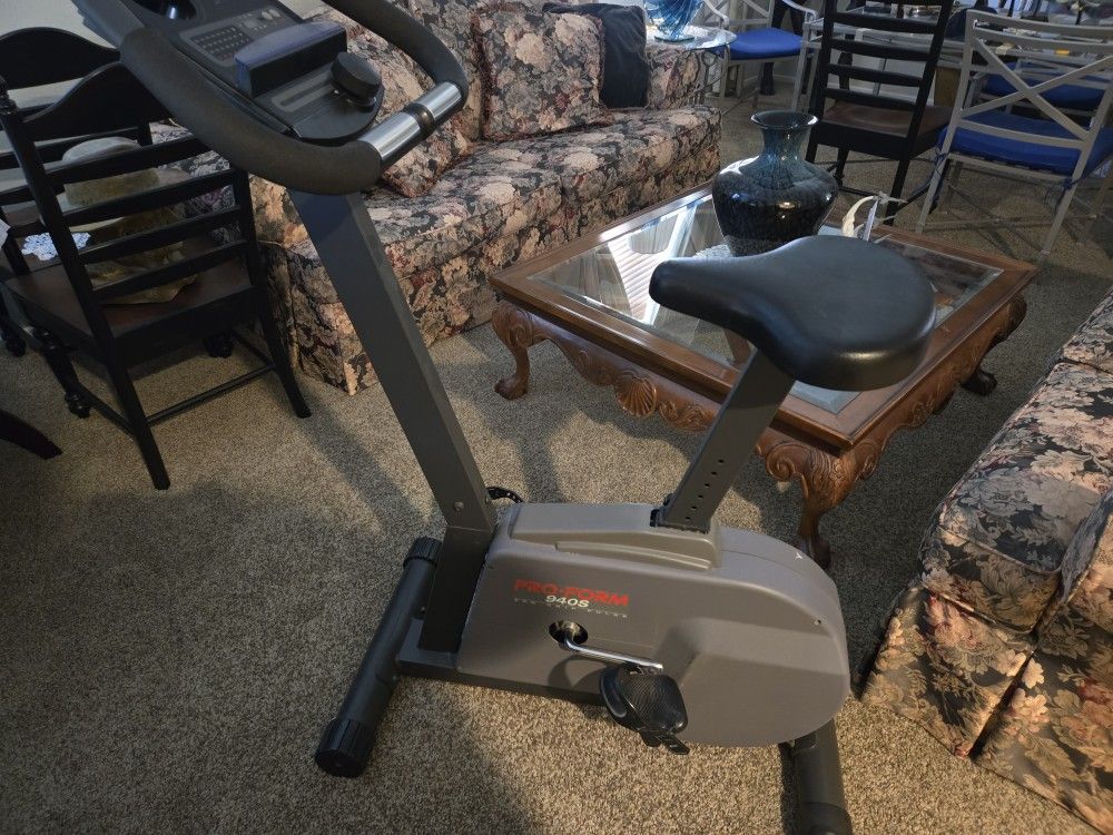 ProForm 940S Stationary Bike for Sale in Chula Vista, CA - OfferUp