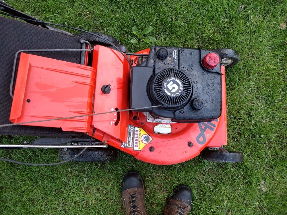 Ariens Bagger Vac Lawnmower for Sale in Oak Forest, IL - OfferUp