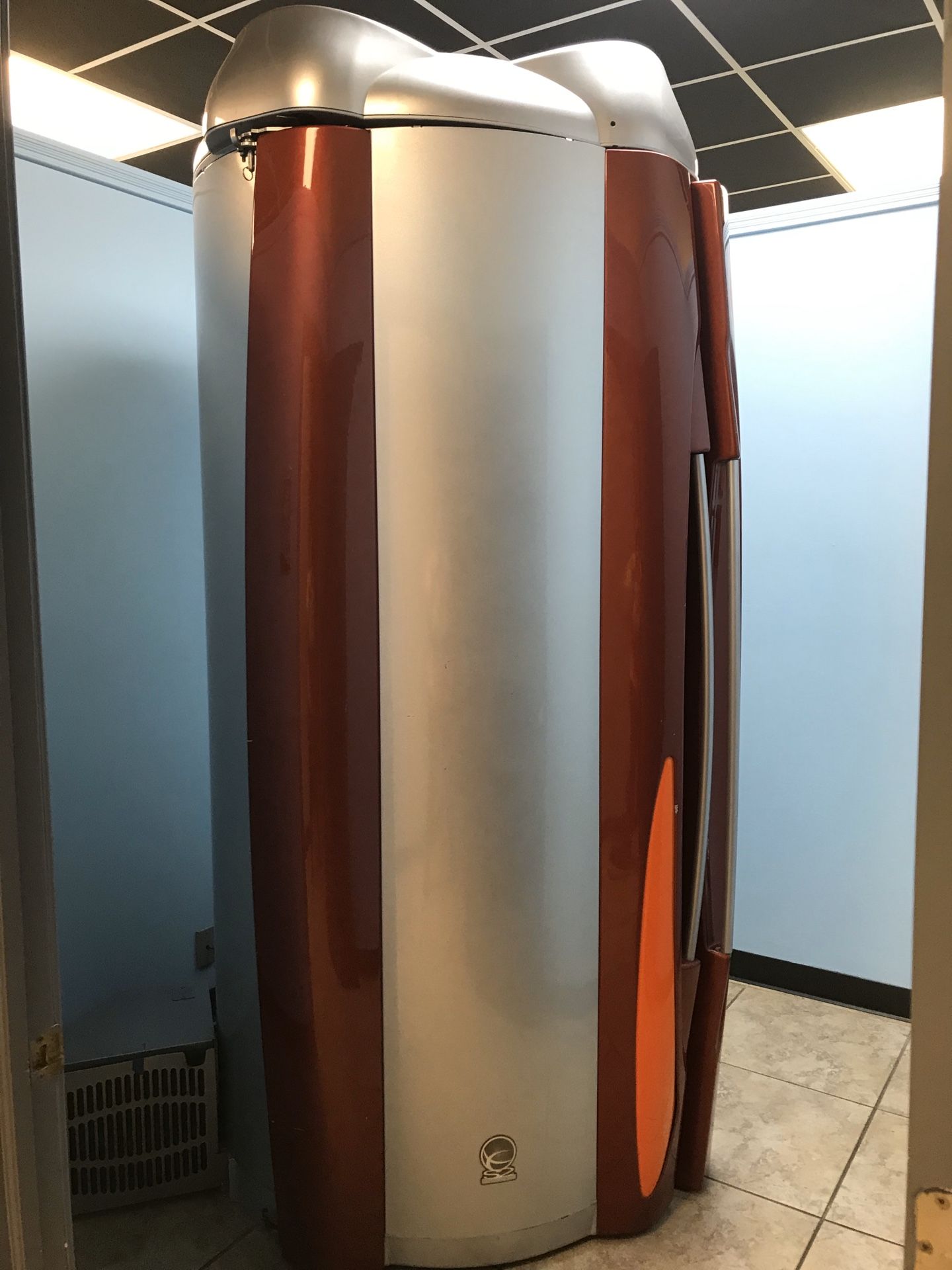 Sunscape 756V stand-up tanning bed - fully functional! for Sale in ...