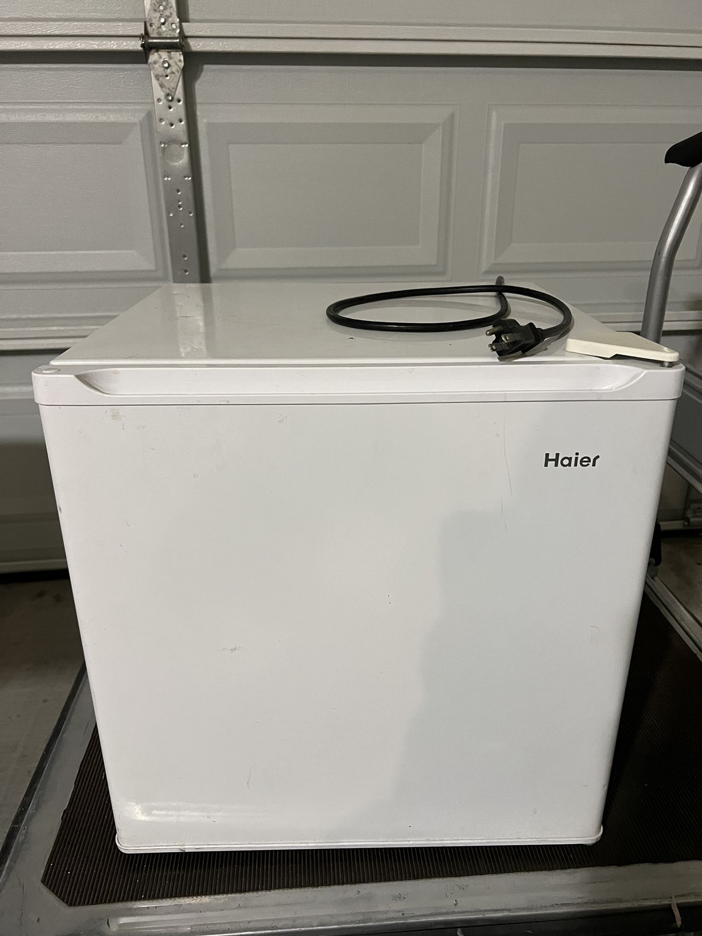 Haier Mini/fridge for Sale in North Las Vegas, NV - OfferUp