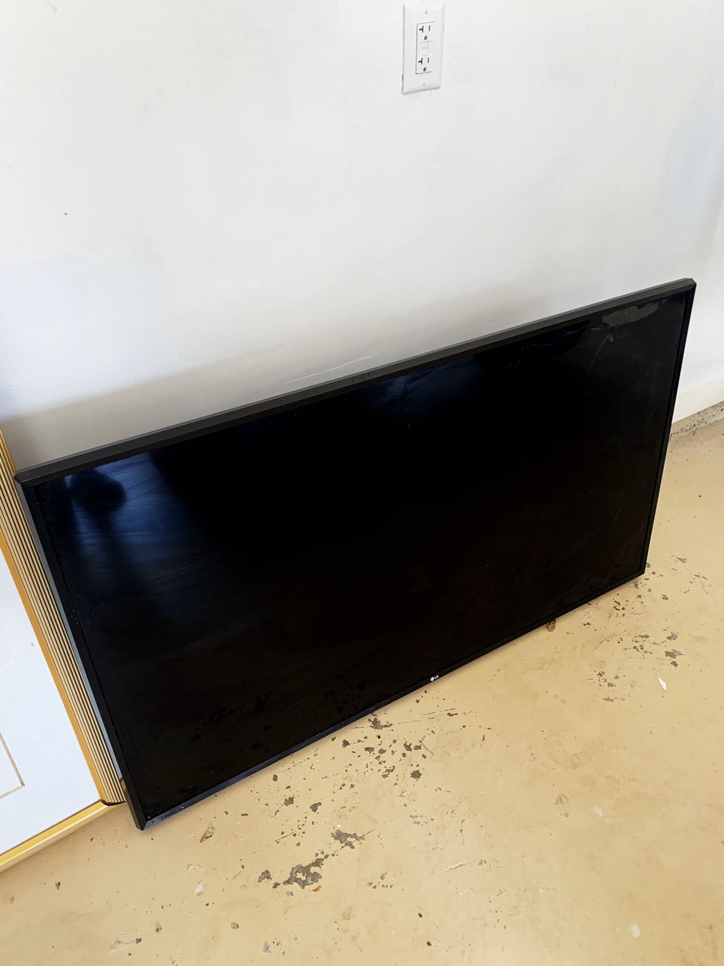 LG 55’ (cracked) Flat Screen Smart TV for Sale in Port St. Lucie, FL ...