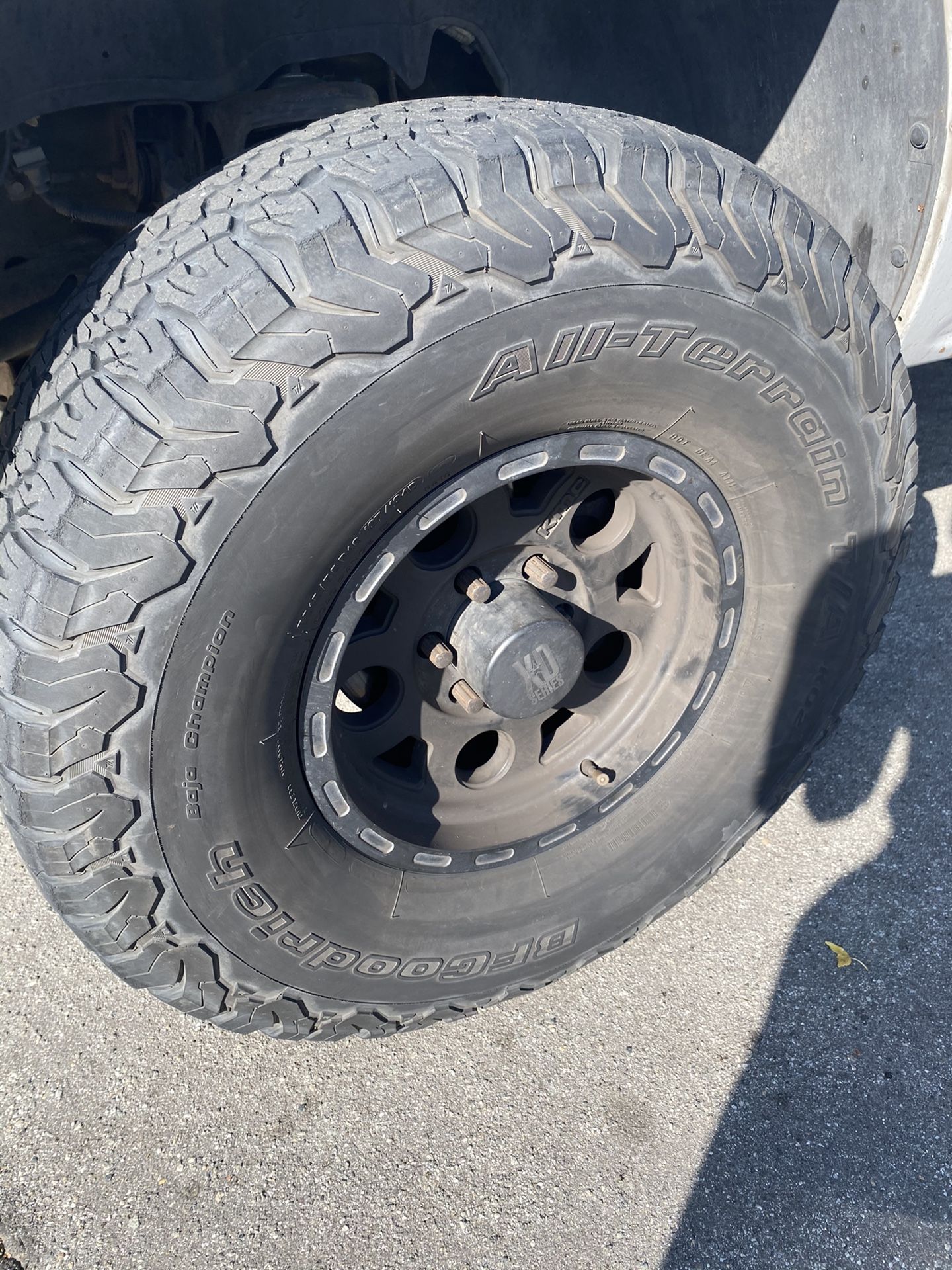 35’s Ko2 Tires ,16inch Kmc Wheels for Sale in Pomona, CA - OfferUp