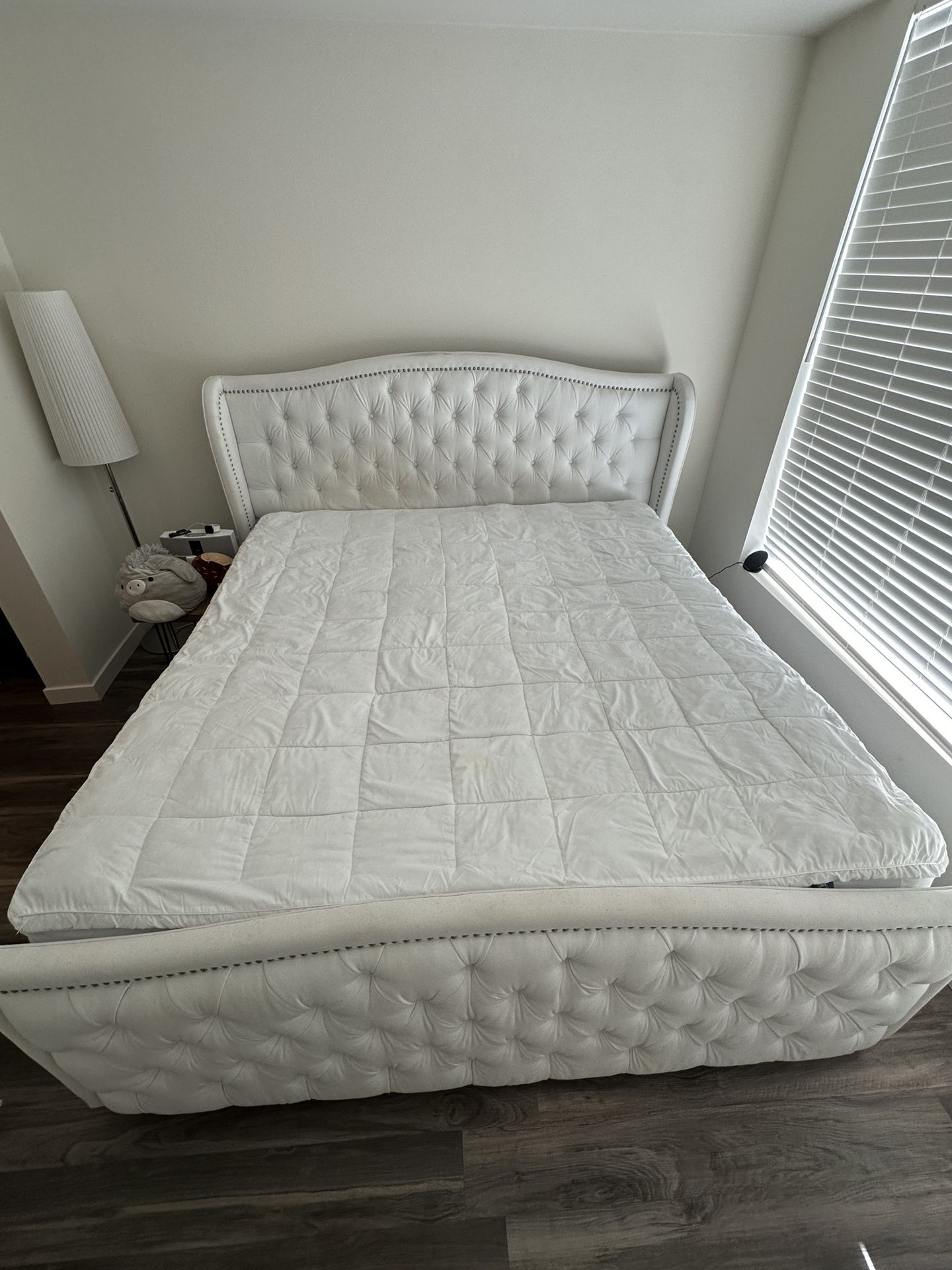King Size Mattress w/Box Springs for Sale in Simi Valley, CA - OfferUp