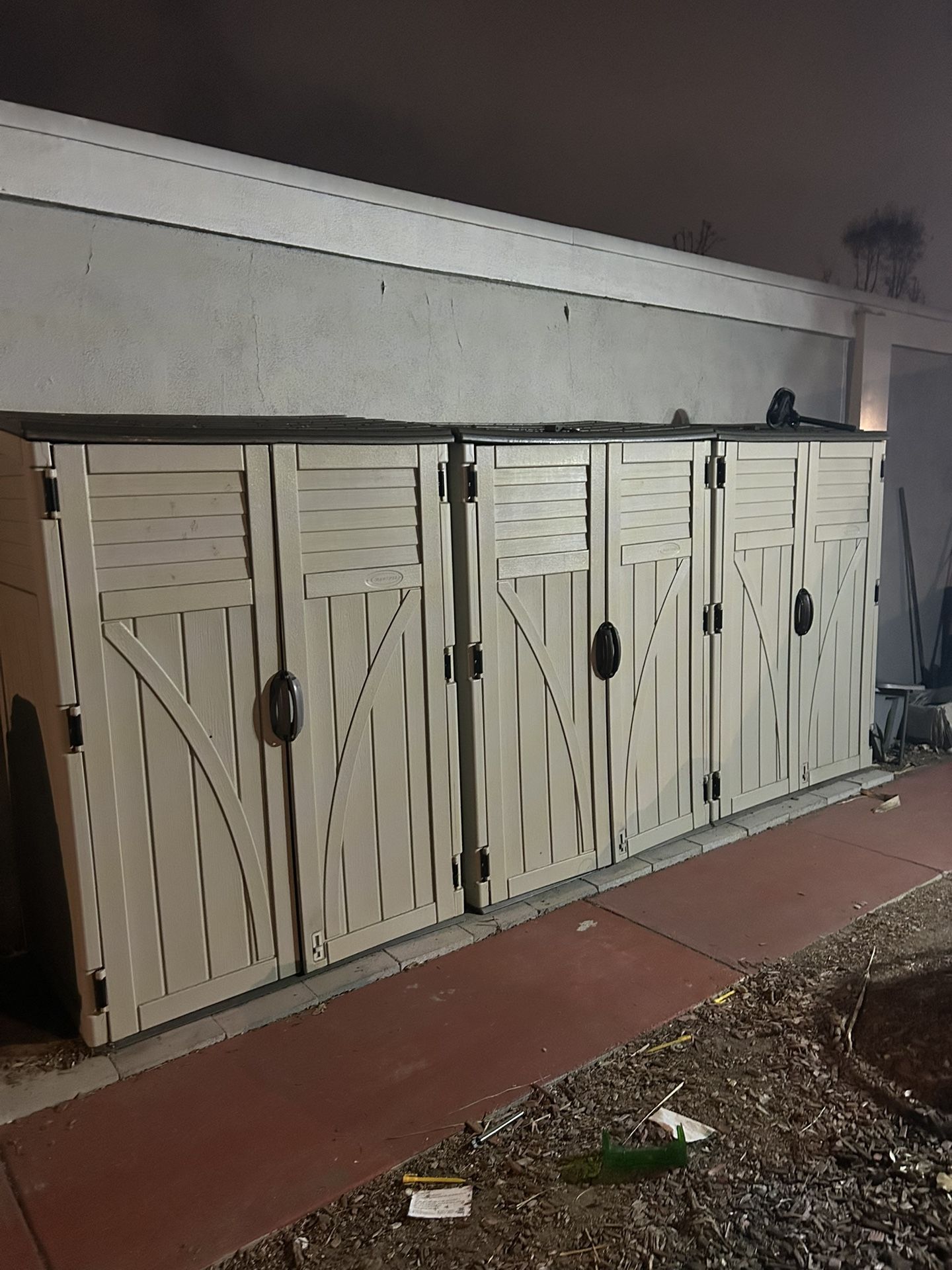 Suncast 54cu Ft All-weather Storage Unit With Floor. for Sale in West ...