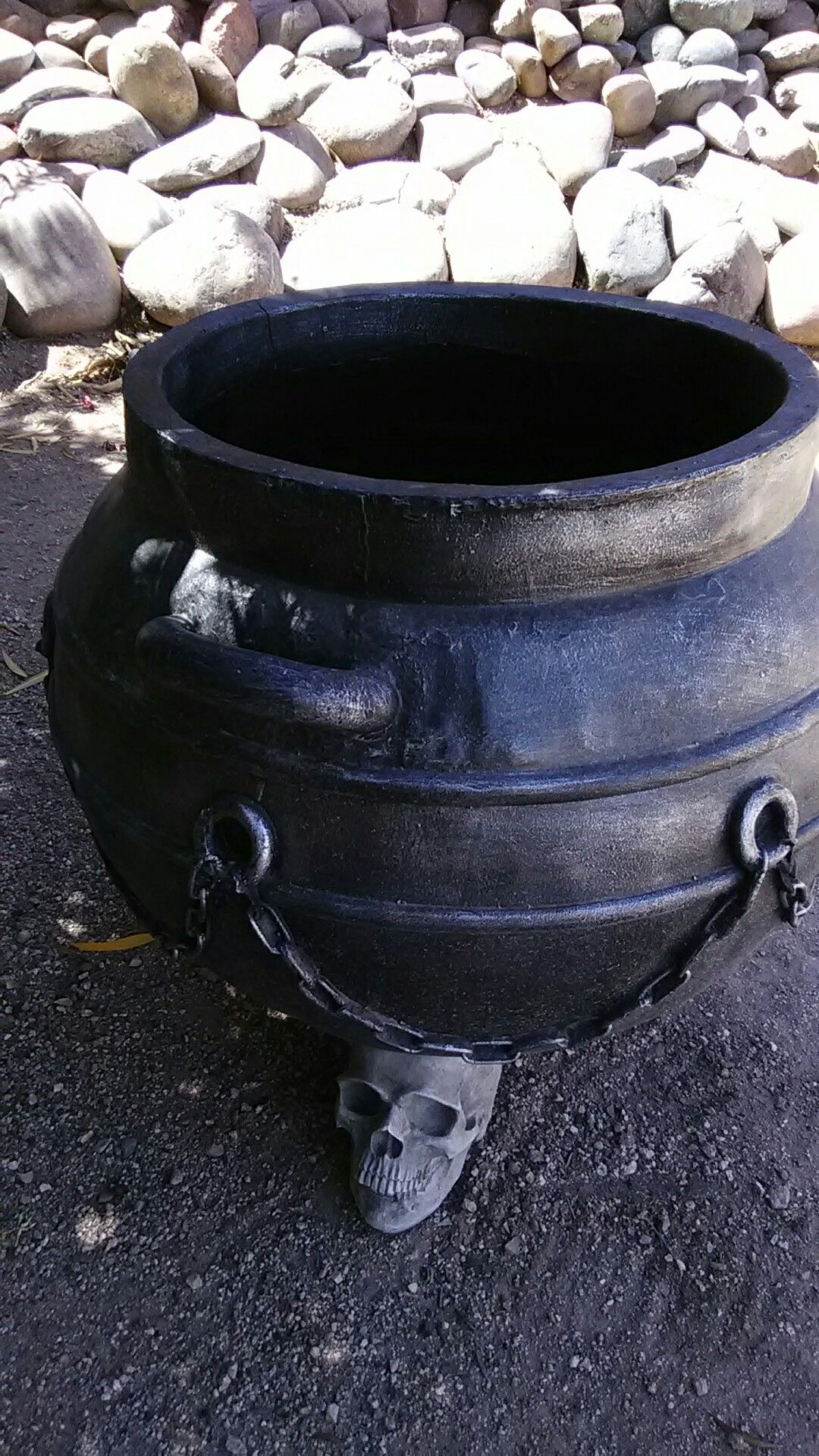 COOL GIANT CAULDRON for Sale in Tucson, AZ - OfferUp
