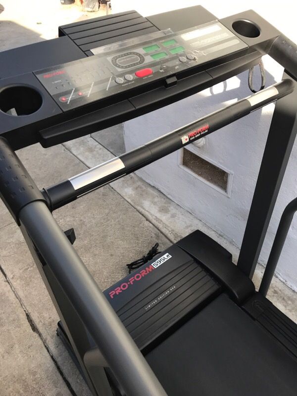 ProForm 595 LE (Limited Edition) Treadmill for Sale in Los Angeles, CA ...