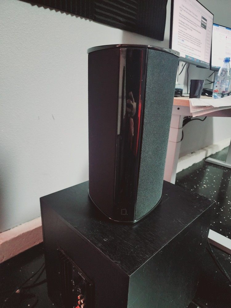 Definitive Technology SR9080 for Sale in Sacramento, CA - OfferUp