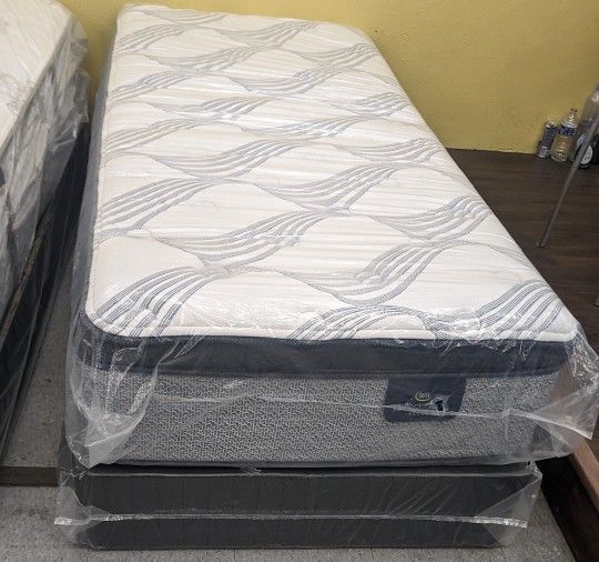Colchones New Twin XL mattresses prices varie Twin XL Box Springs 50 or 50 down takes both Beds Bed frames exxis group