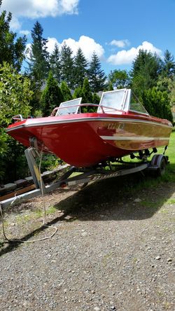 1970 Tri Hull Boat