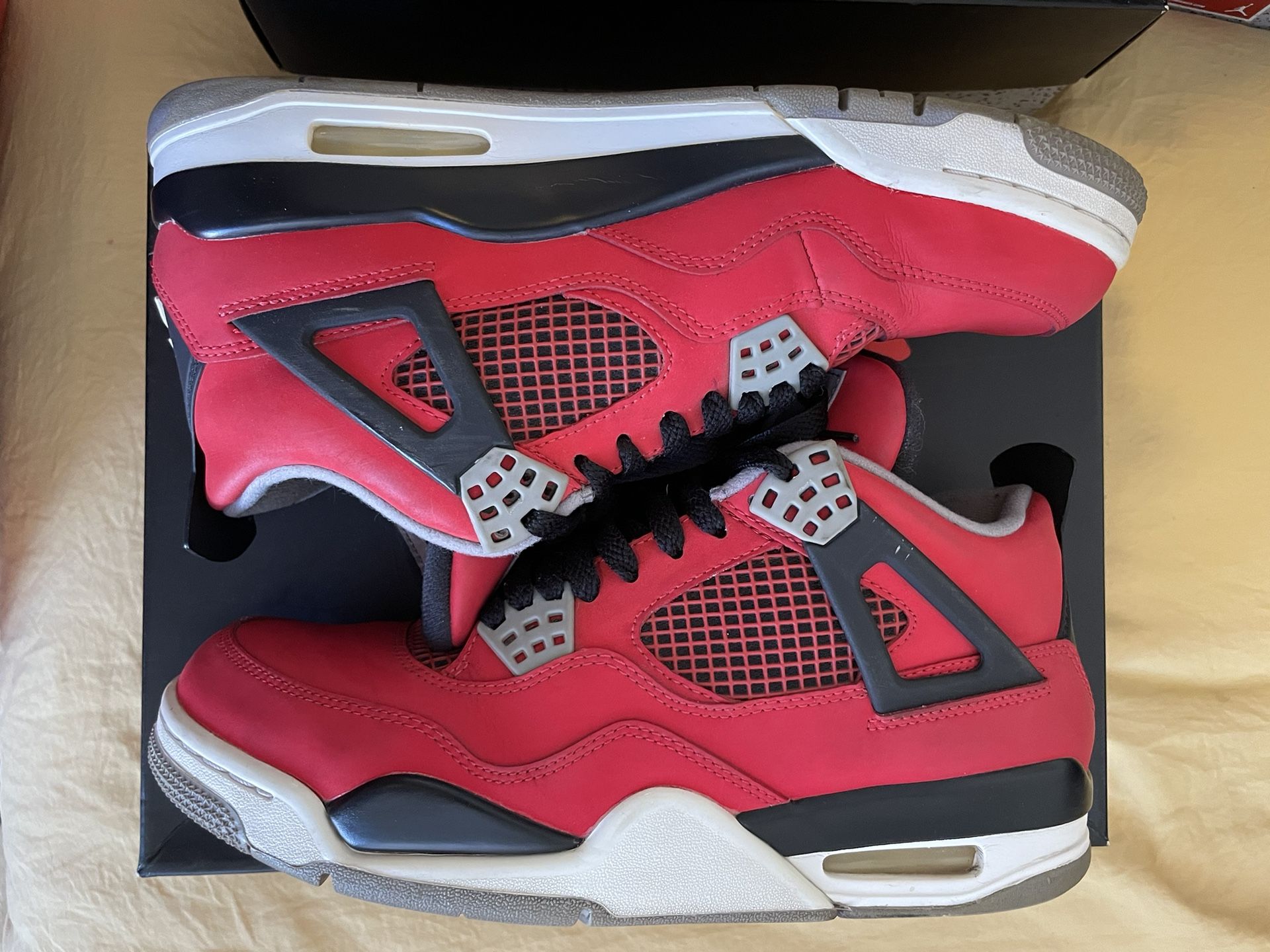 Toro Bravo 4s In Box