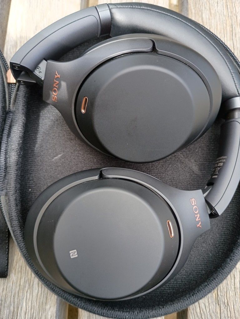 Sony - WH 1000XM3 for Sale in Los Angeles, CA - OfferUp