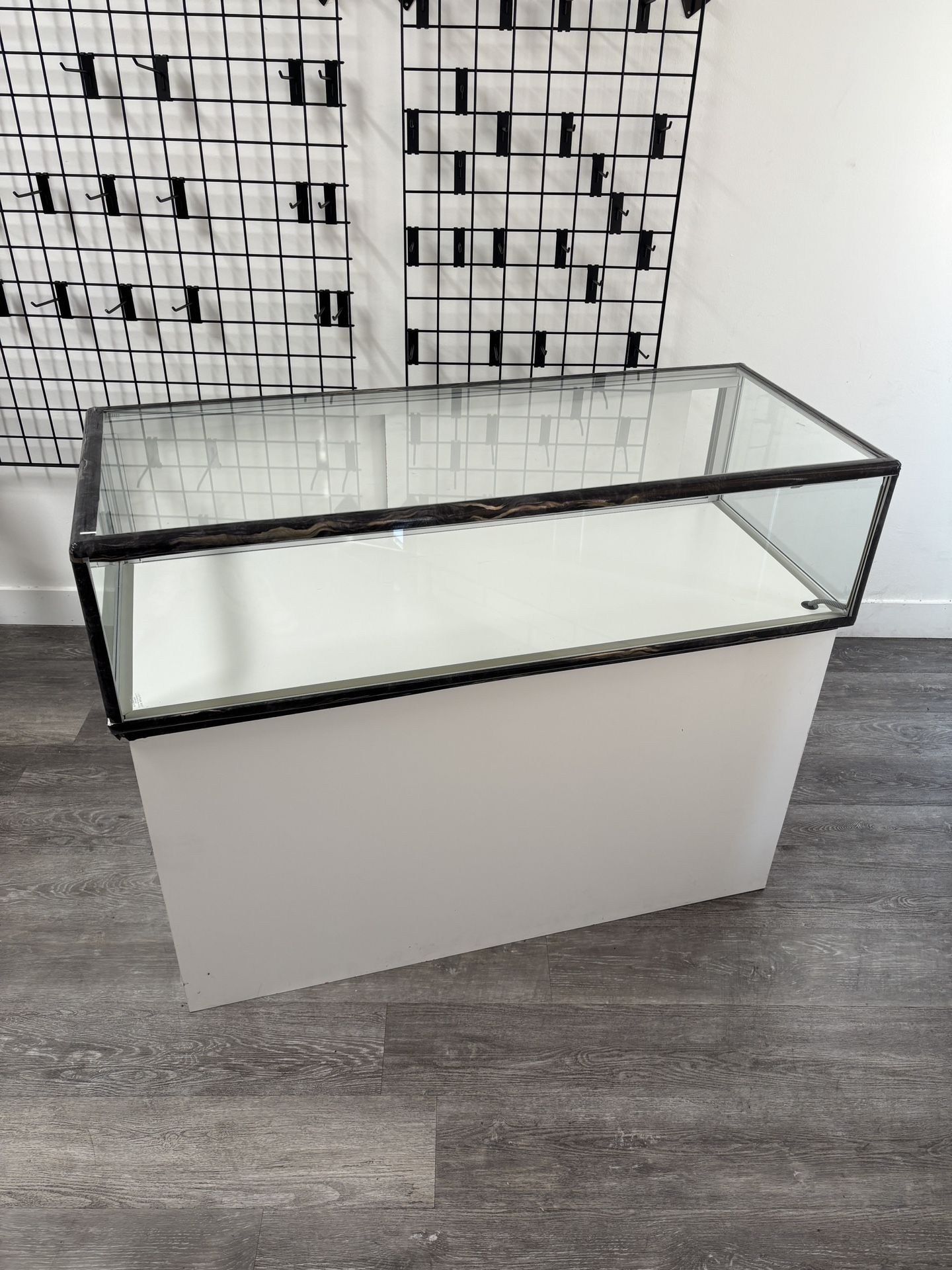 3 Retail Display Cases for Sale in Norwalk, CA - OfferUp