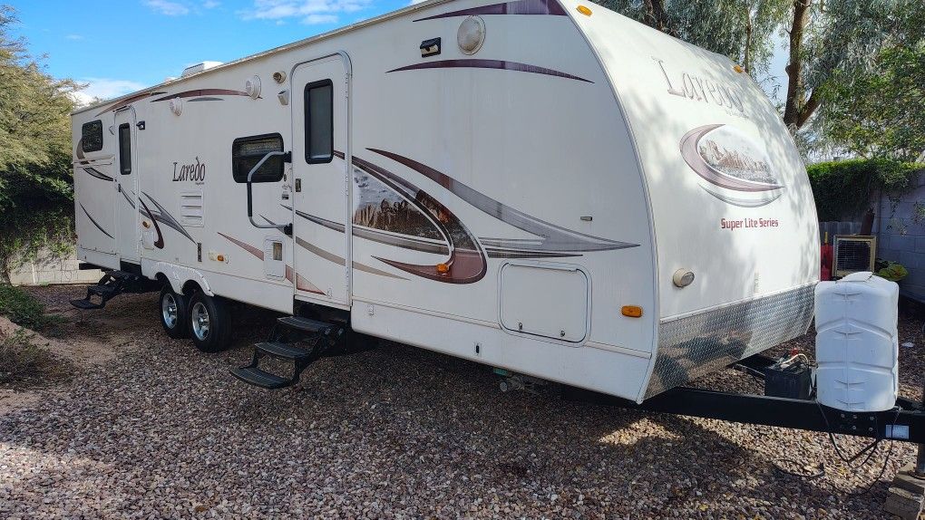 2011 Laredo Superlight 32 Ft Good Condition In And Out Two Slide Outs ...