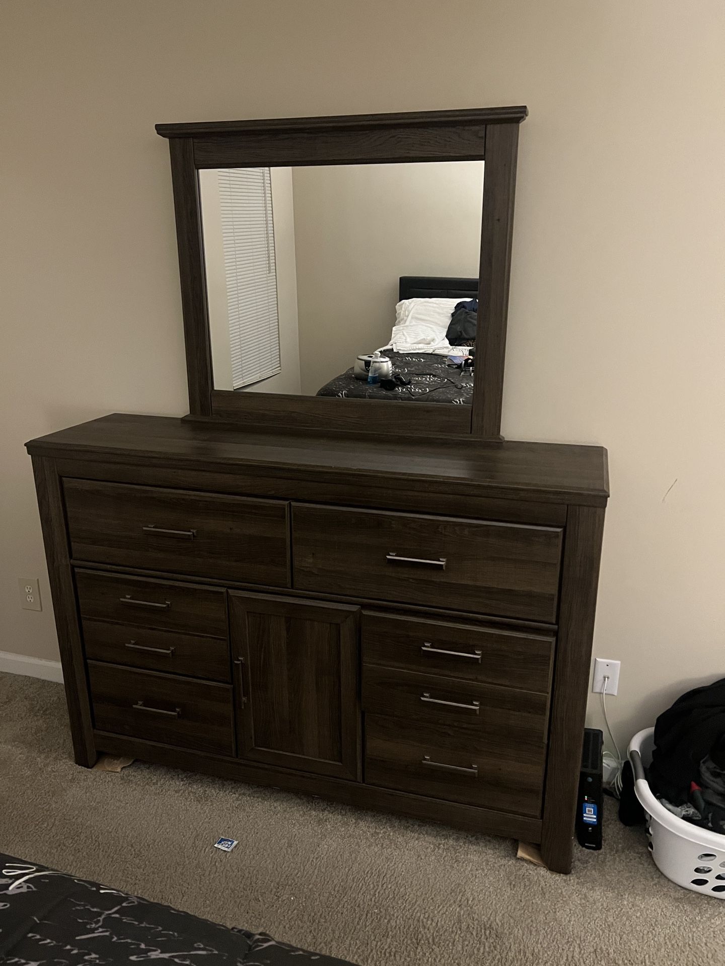 Bed Room Set Moving Asap. Priced to Sell Will Negotiate for Sale in ...