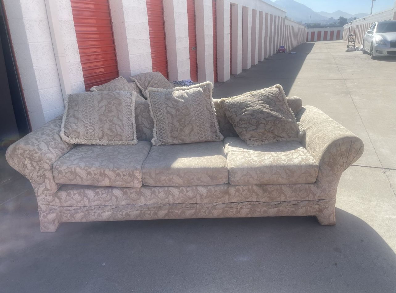 Free Couches for Sale in Riverside, CA - OfferUp