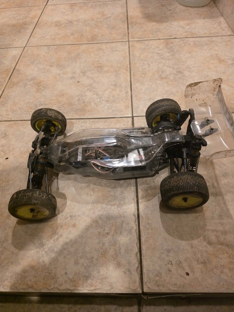 Fully Built Team Associated B5M With MT4 Controller for Sale in Los ...