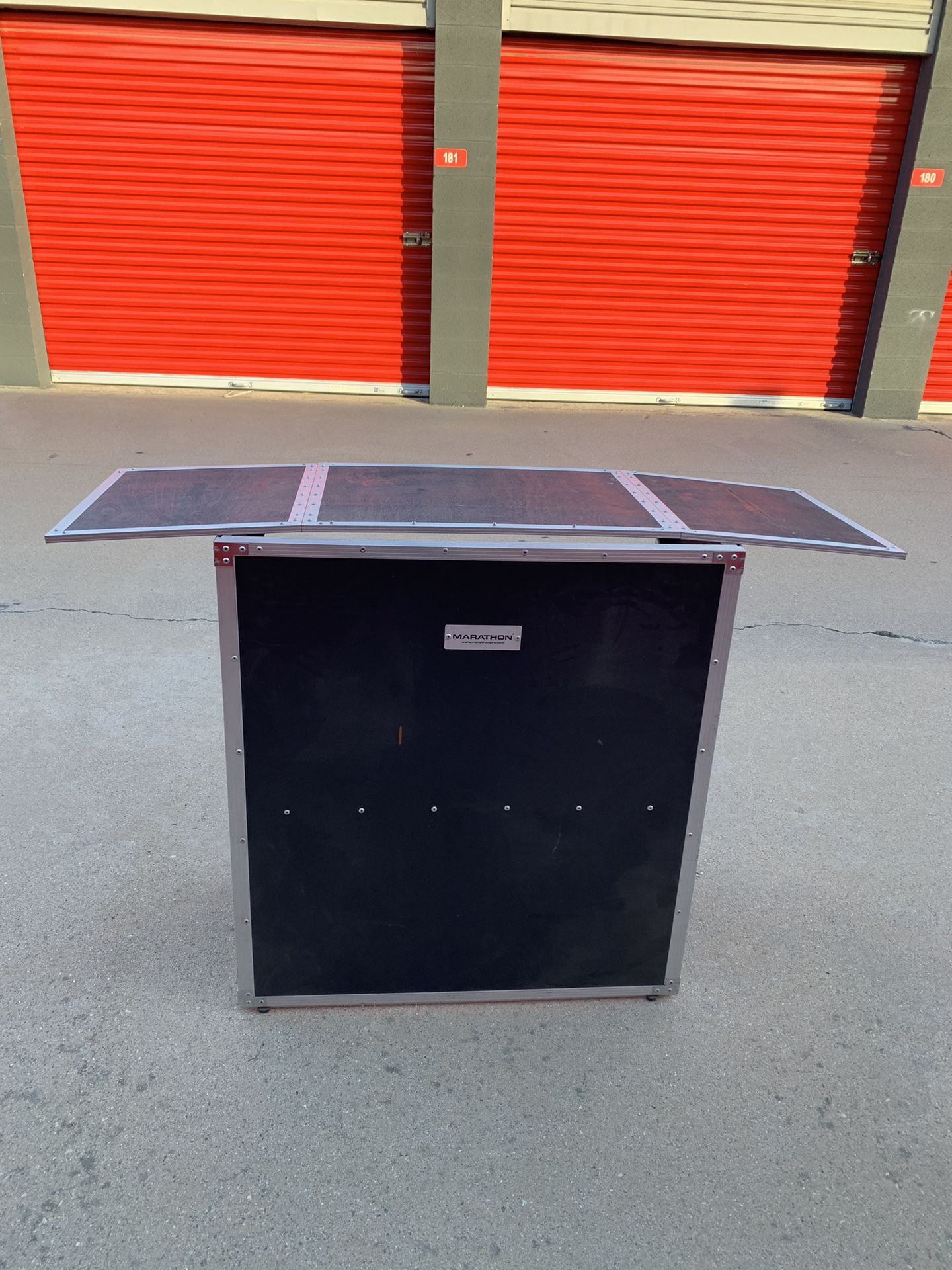 MARATHON FLIGHT ROAD CASE MA-STAND32 UNIVERSAL DJ STAND 36W X 32H X 18 ...