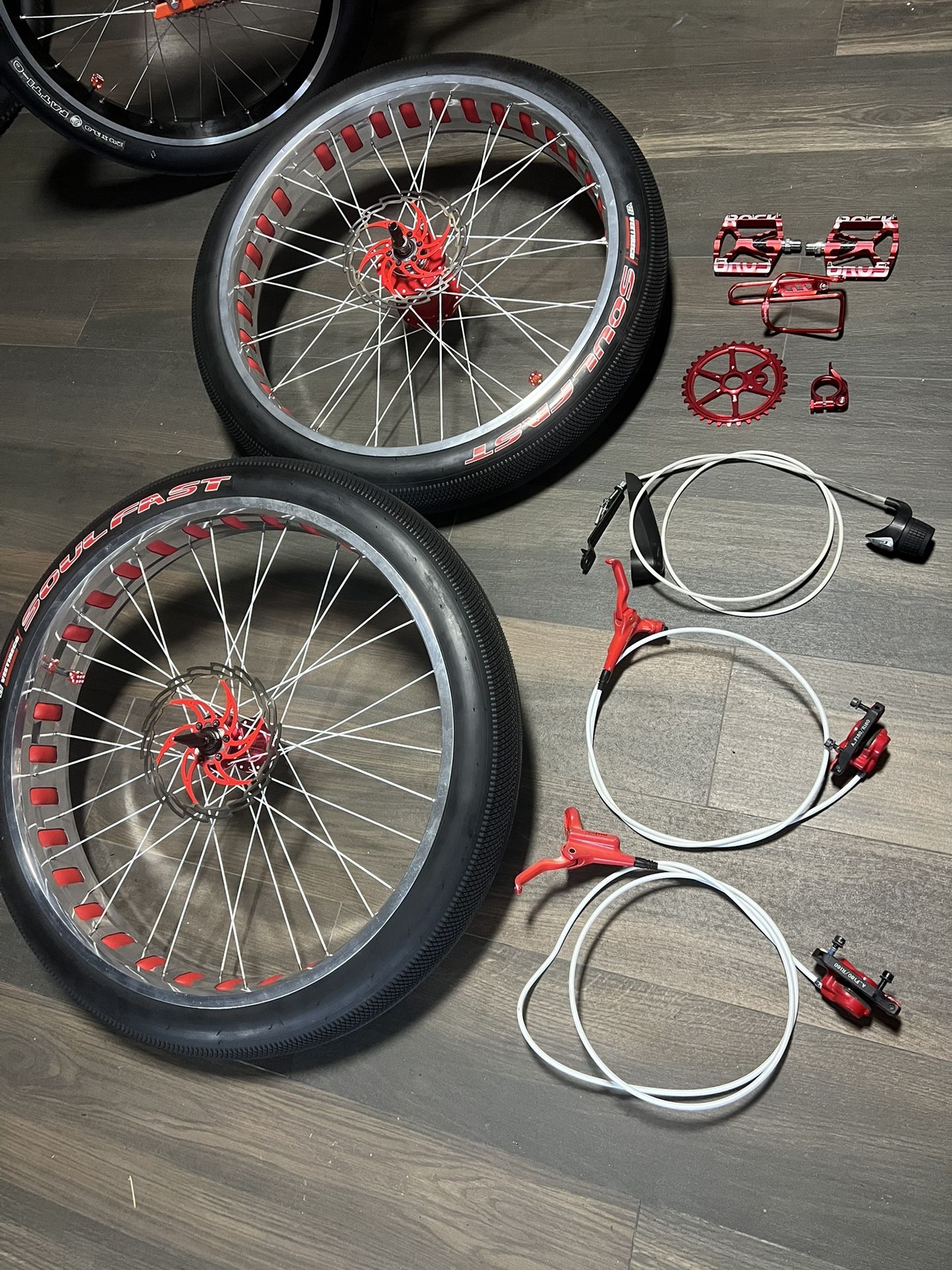 Custom Built Polished 26x4” Wheels 3 Speed Hydraulic Disc Brakes Tires ...