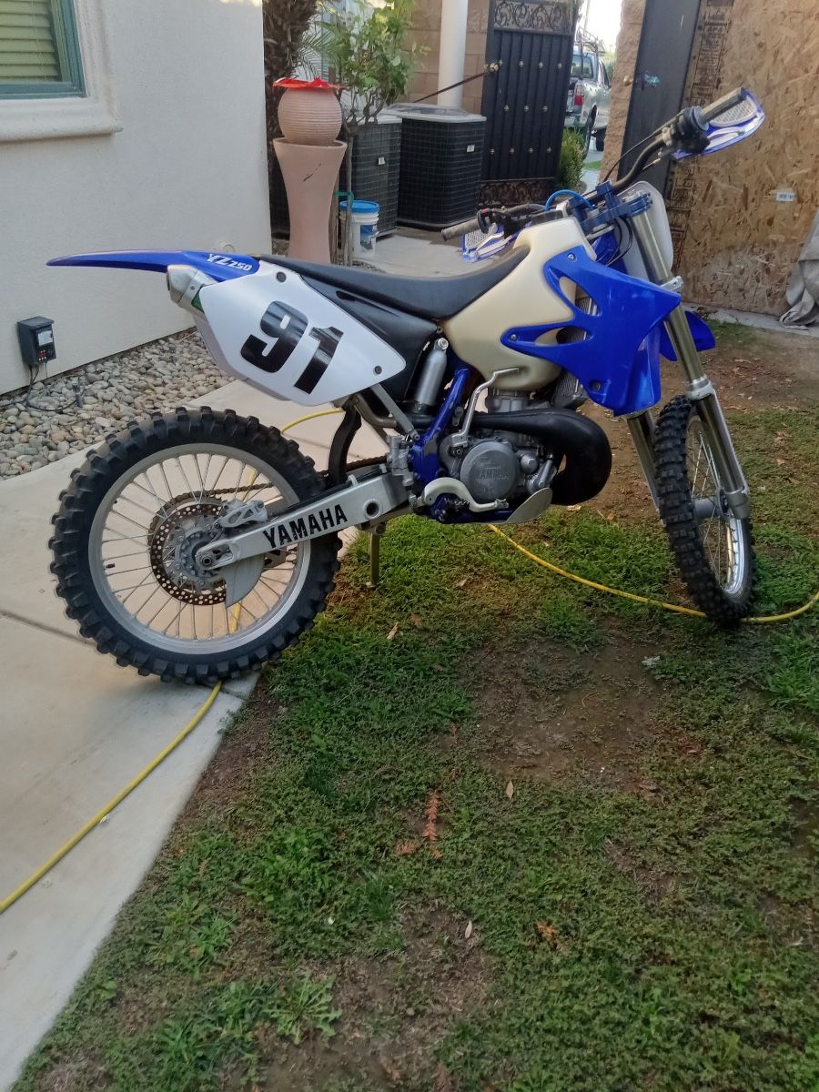2004 Yamaha YZ 250 2,000 OBO for Sale in Bakersfield, CA - OfferUp