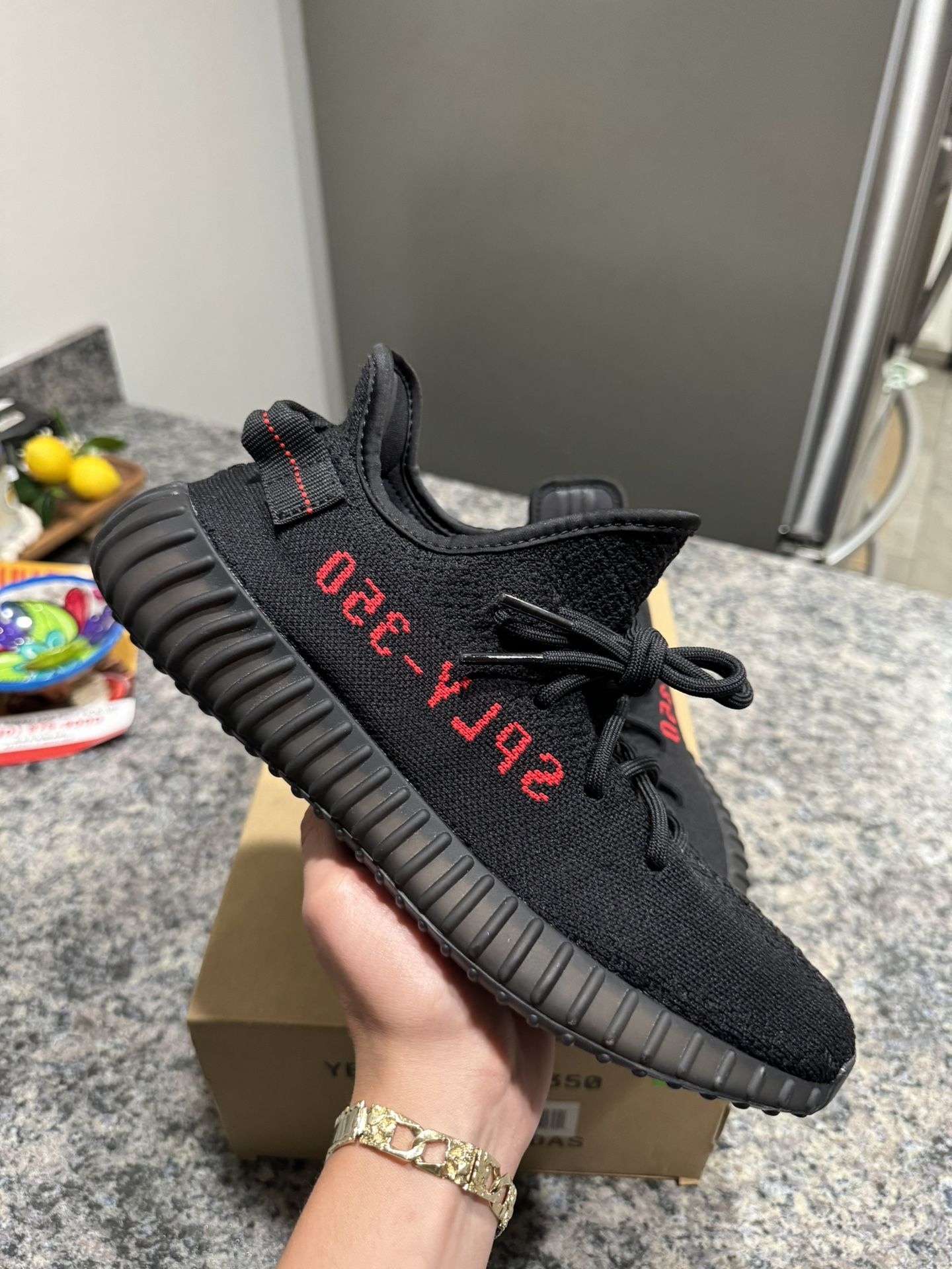 Yeezy Boost 350 V2 Bred for Sale in Aurora, IL - OfferUp