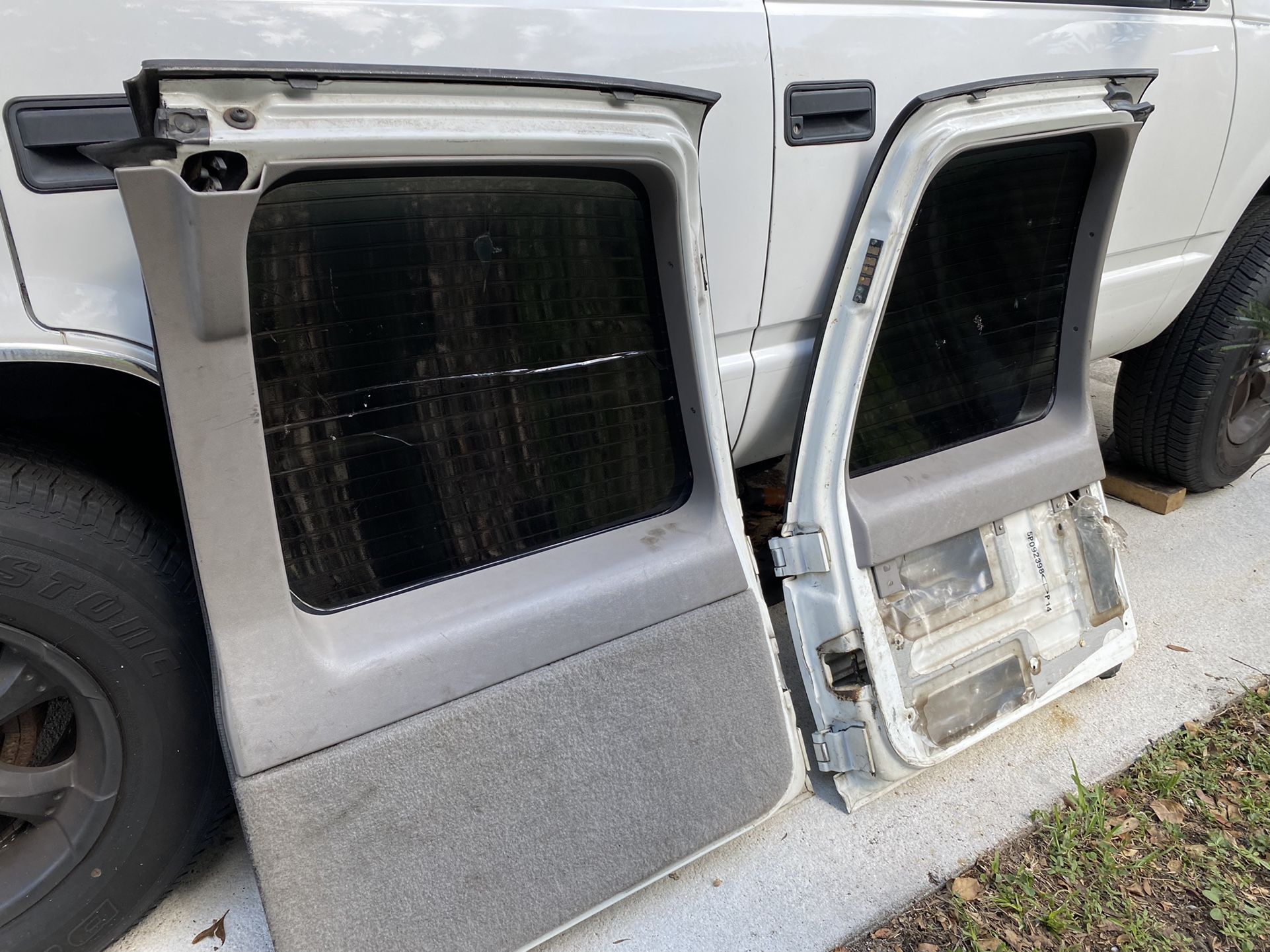 92-99 Chevy Gmc Tahoe Yukon Suburban Barn Doors for Sale in Fort ...