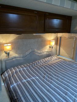 2006 Bounder 32W for Sale in Upland, CA - OfferUp