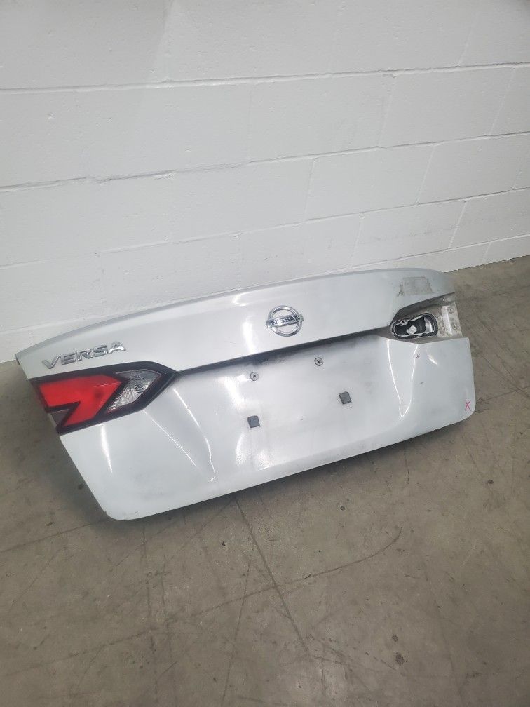 NISSAN VERSA TRUNK 2020-2021-2022-2023-2024 for Sale in South Gate, CA ...