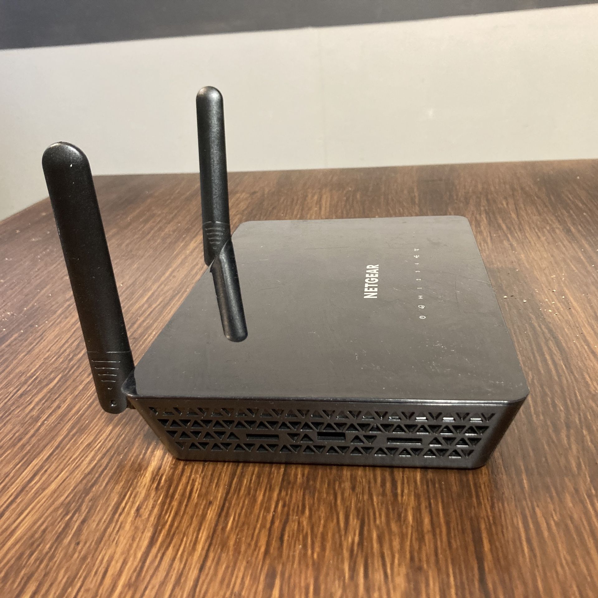 Netgear AC1200 R6220 Wifi Router for Sale in Whittier, CA - OfferUp